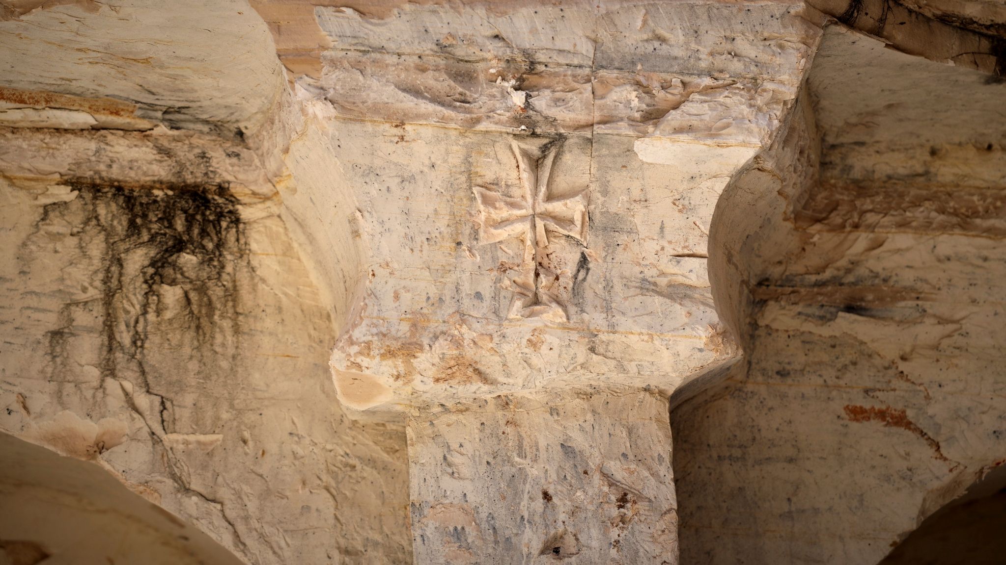 Syrian contractor discovers ancient Byzantine tomb complex during ...