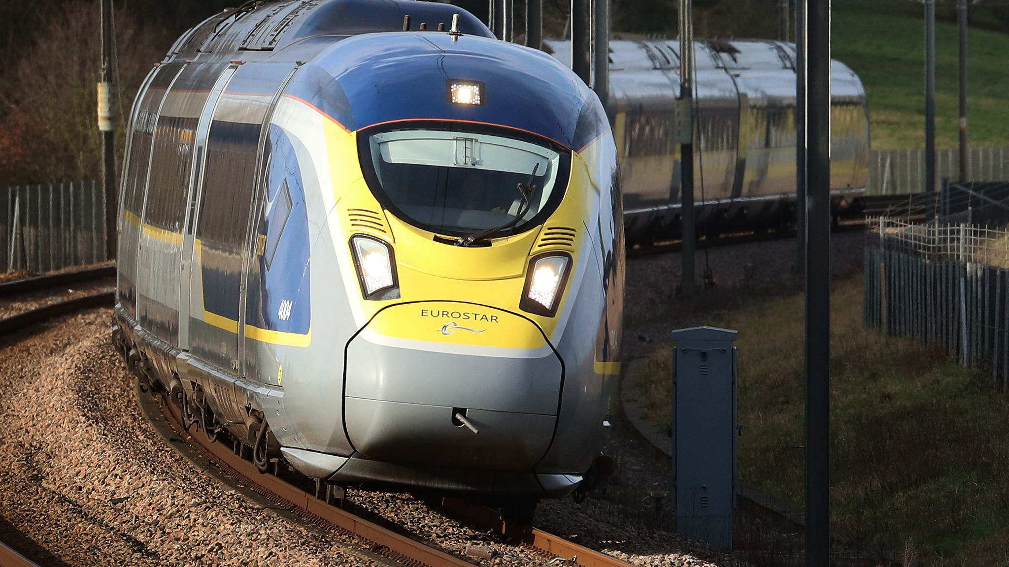Eurostar orders UK's first fleet of double-decker trains | UK News ...