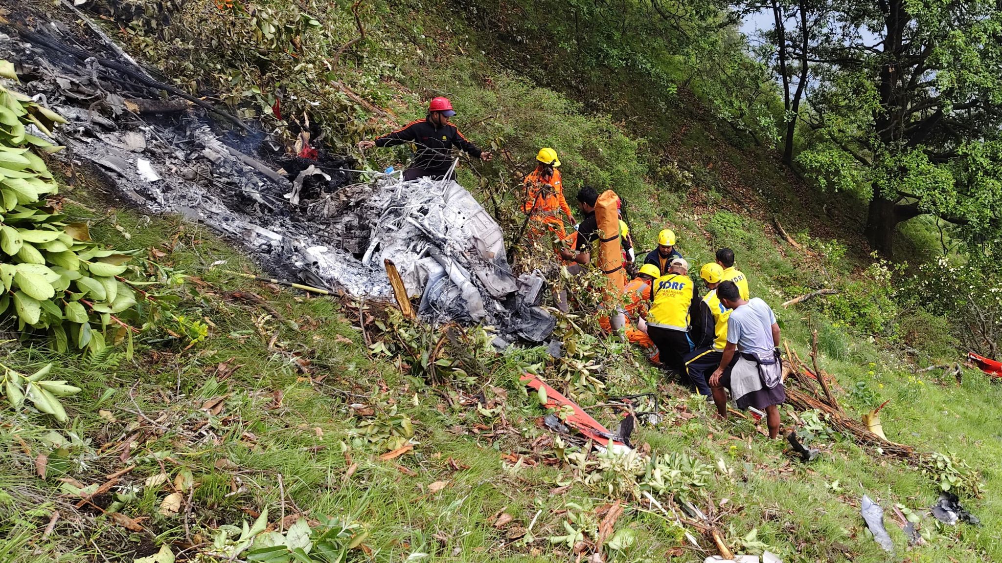 Helicopter carrying Hindu pilgrims crashes in India, killing seven ...