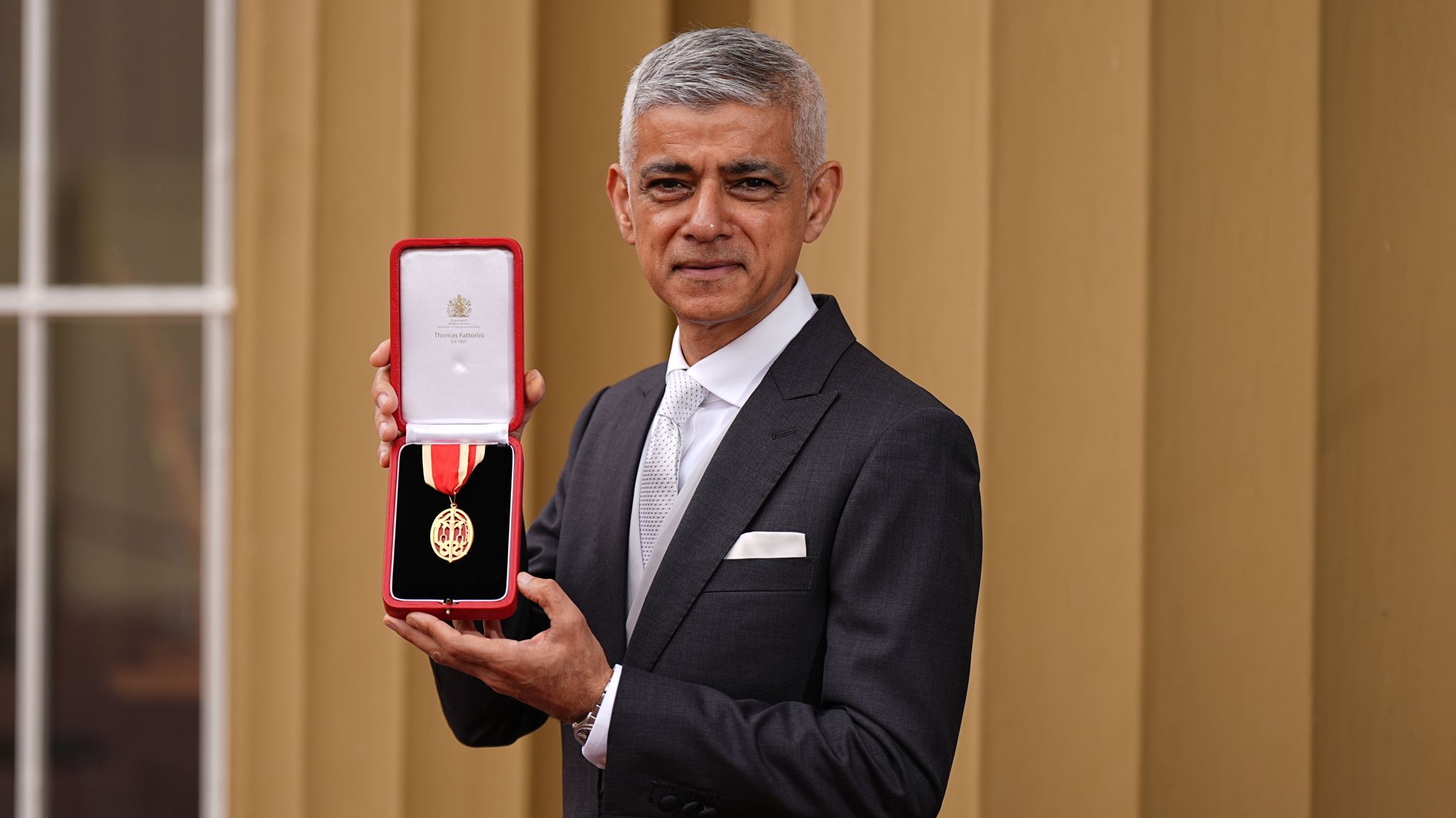 Trump reignites row with 'nasty' Sadiq Khan as Starmer responds ...