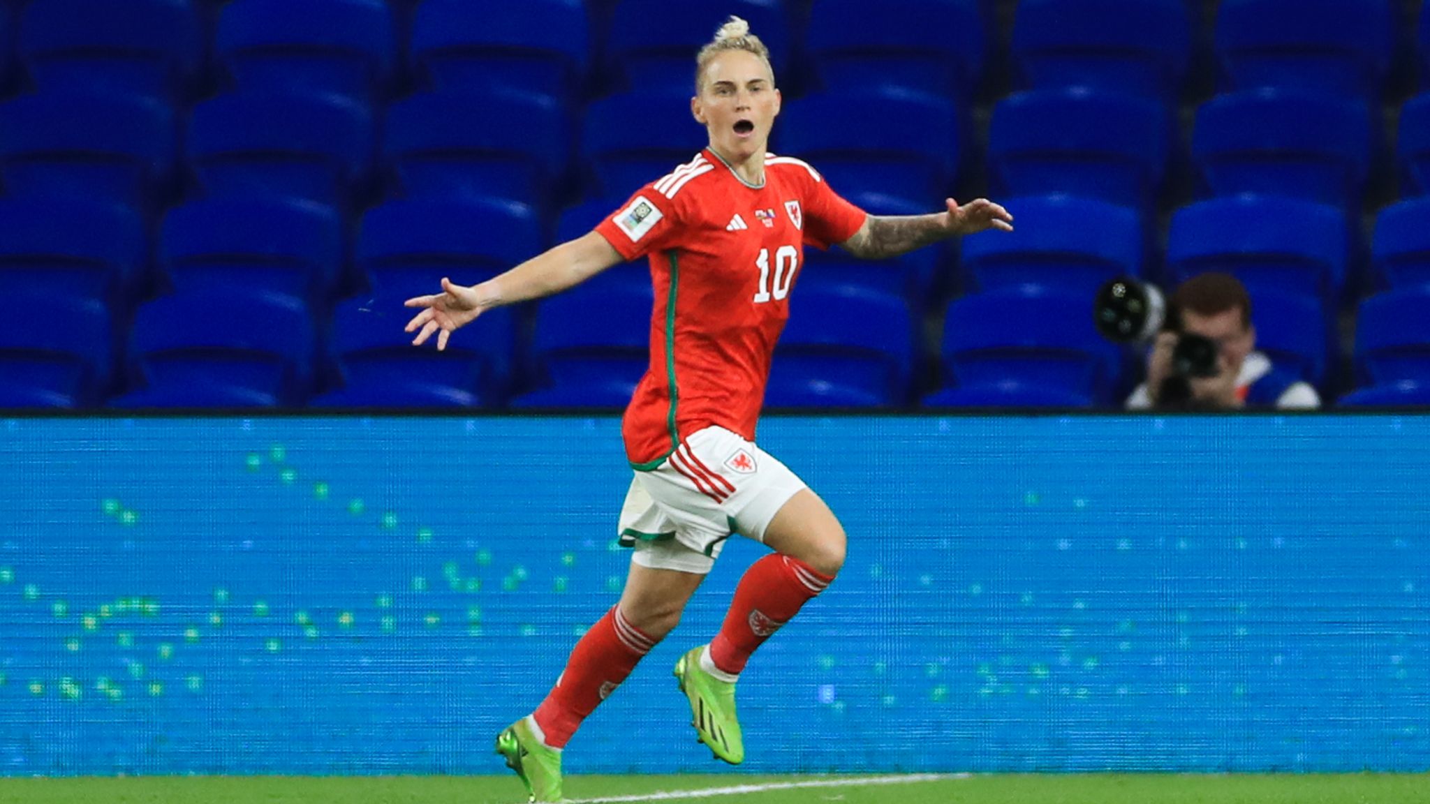 Jess Fishlock: Mural of Wales star unveiled in 'European first' | UK ...