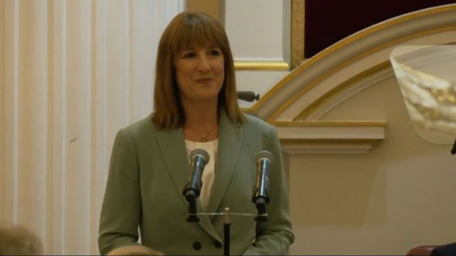 Chancellor Rachel Reeves and Bank of England governor deliver Mansion ...