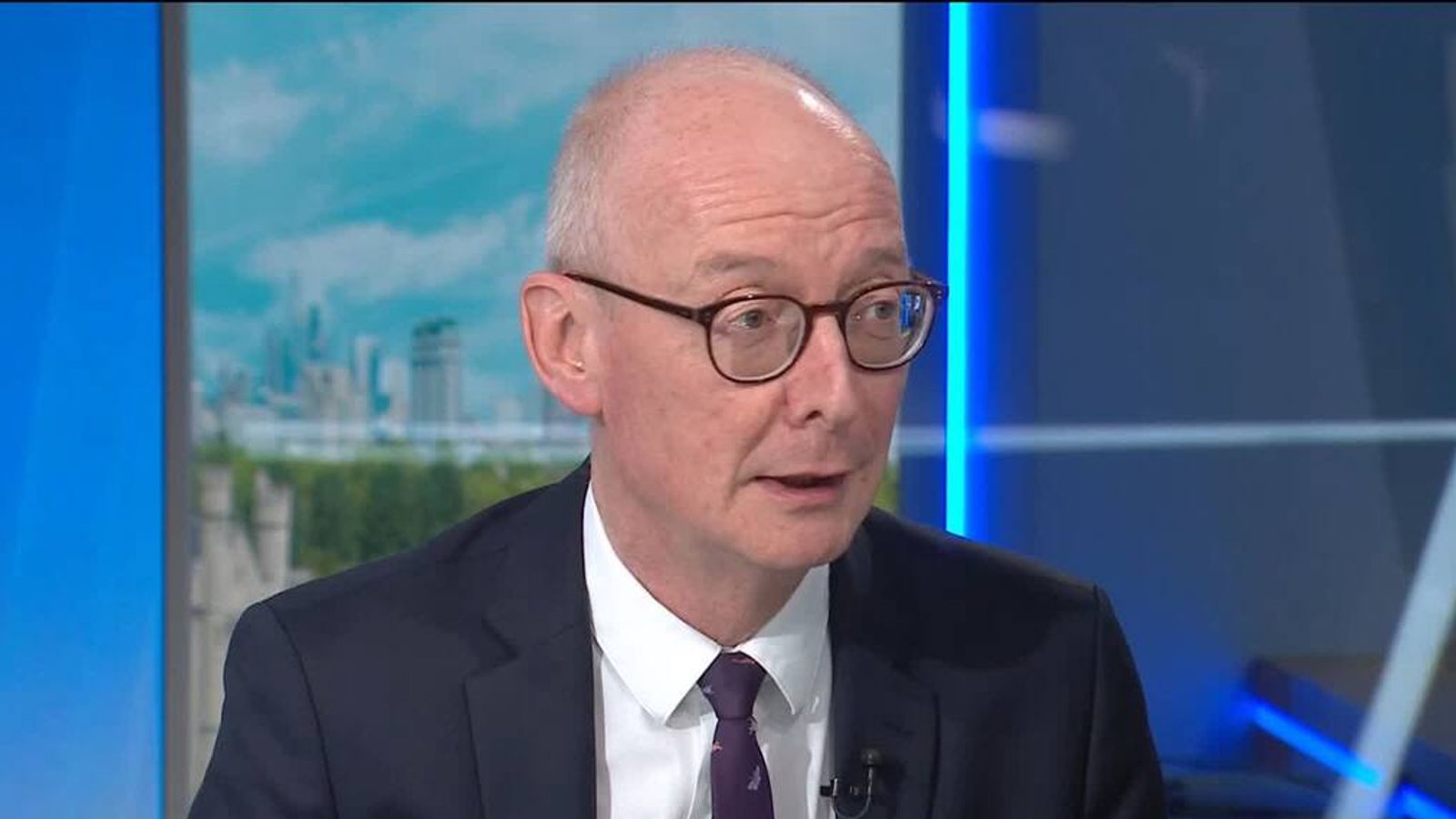 Rachel Reeves is doing 'an excellent job' | News UK Video News | Sky News