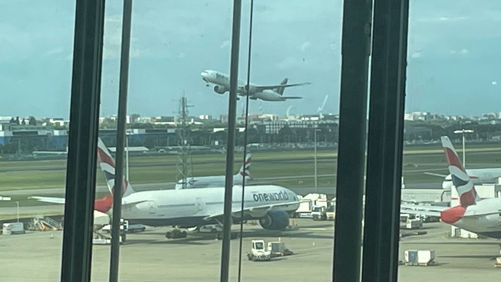 UK airports latest: Issue that grounded flights across UK revealed - as ...