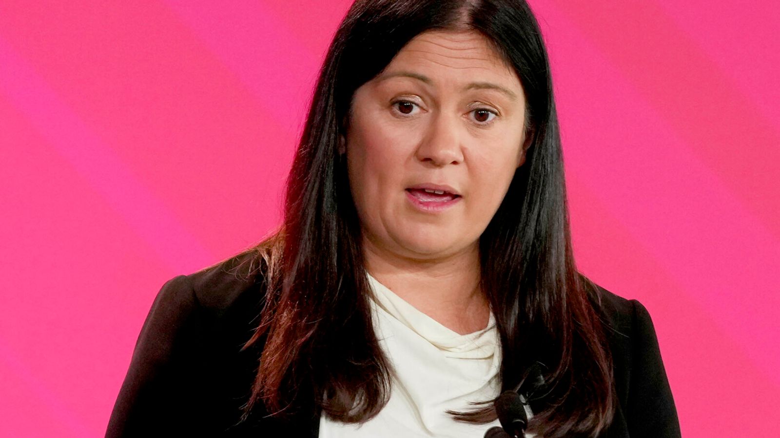 Watchdog must fine social media companies that are slow to remove ...