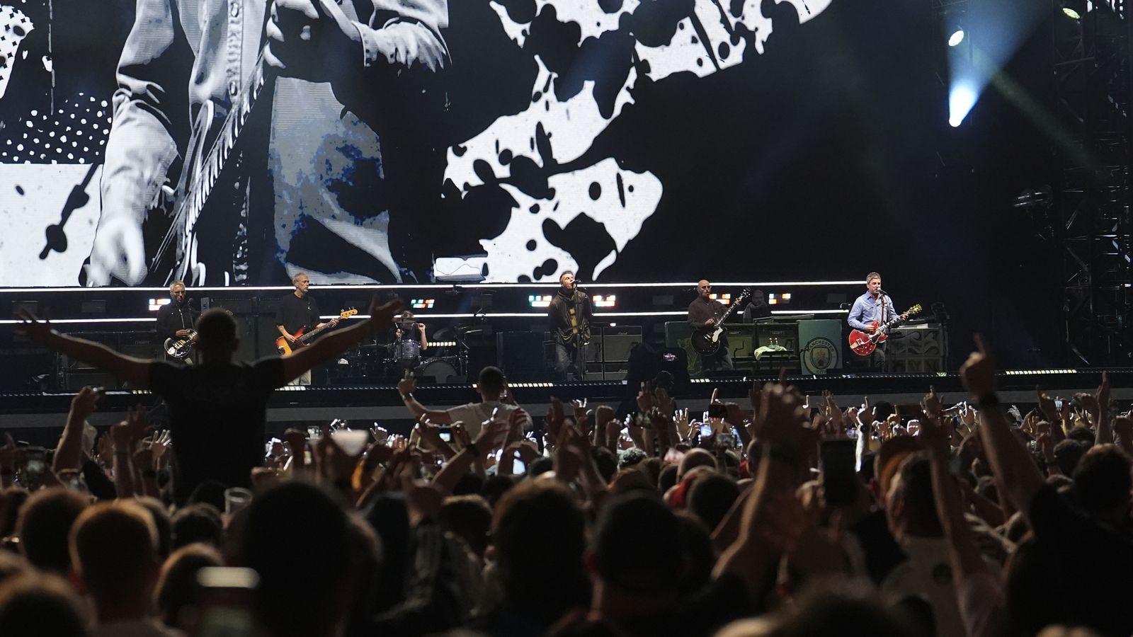 Oasis reunion: Gallagher brothers take to stage for first time in 16 ...