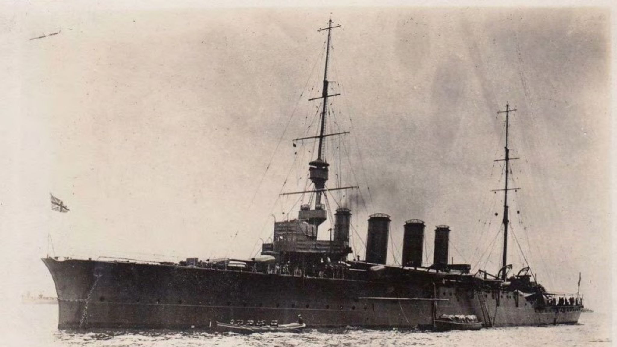 Divers discover Royal Navy warship HMS Nottingham 110 years after it ...