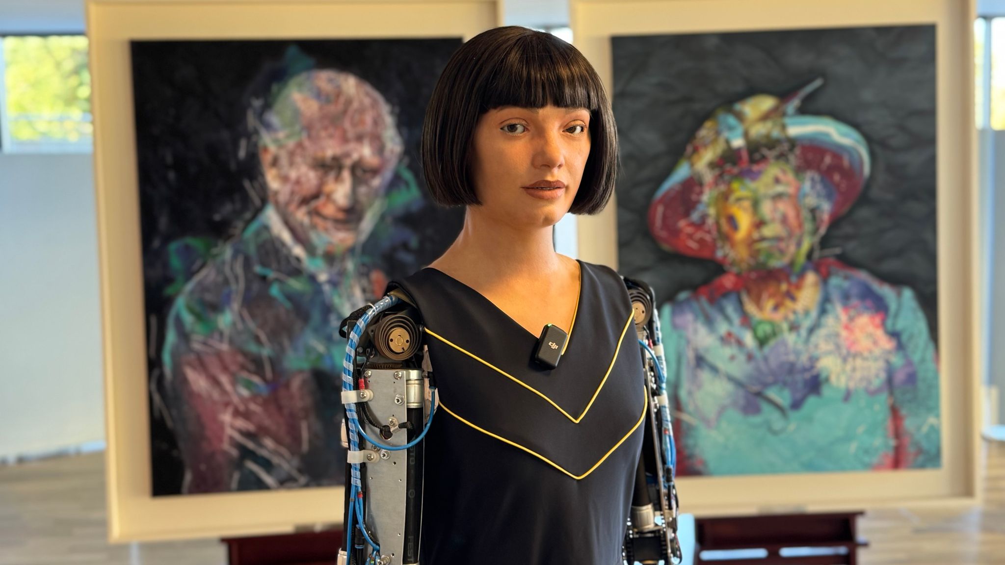 The King and AI: A humanoid robot has painted a picture of Charles. How ...