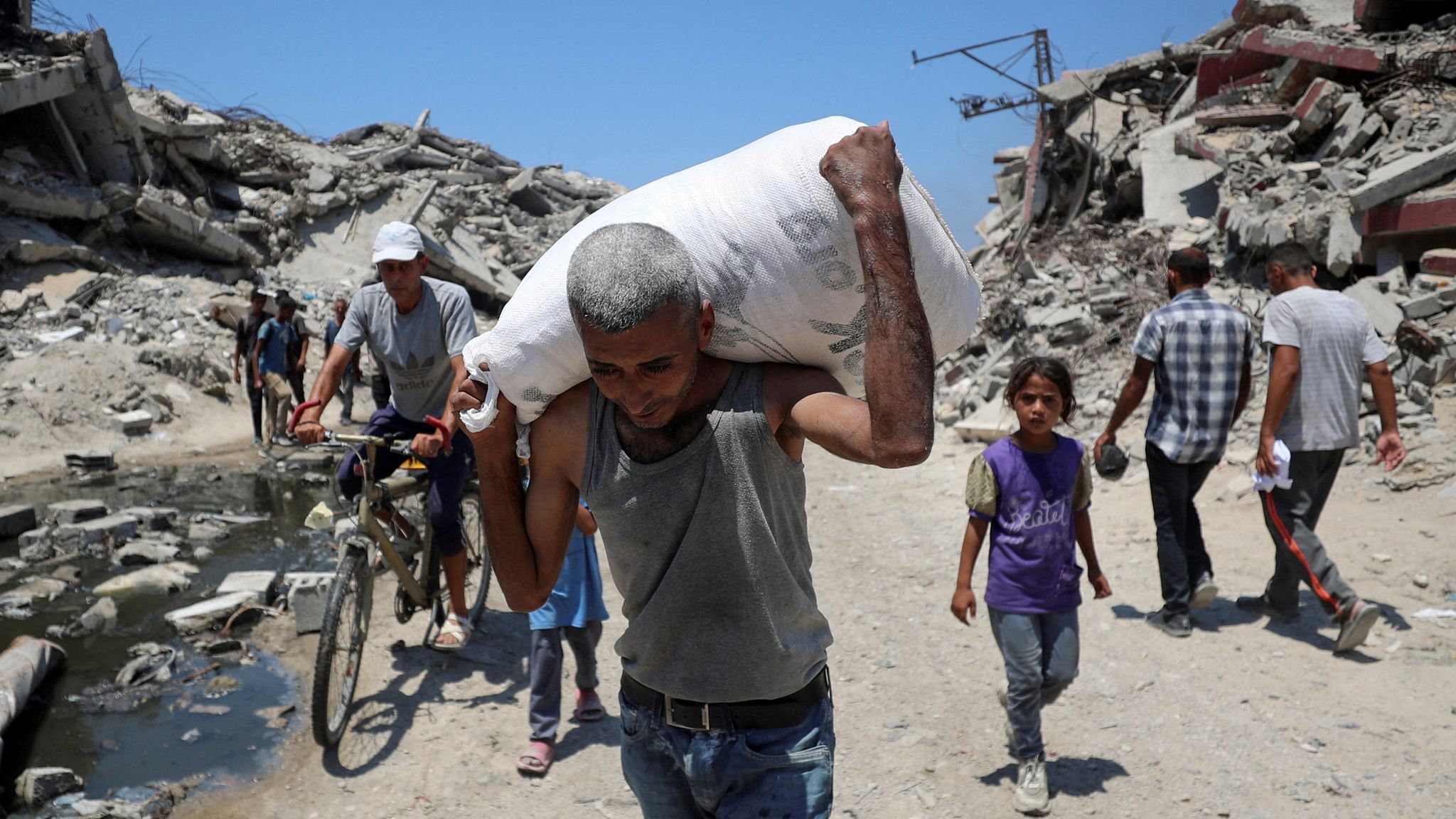 Israel-Hamas war: 'Vast amounts of aid needed to stave off catastrophic ...