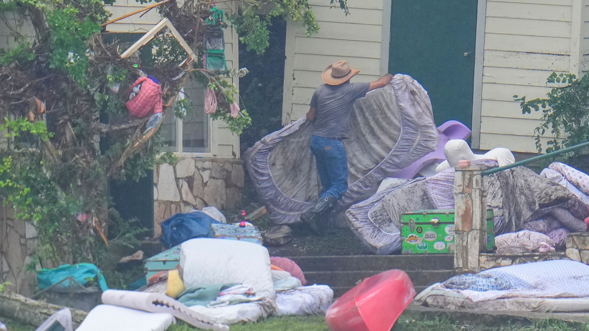 Generations of Texas elite in mourning over Camp Mystic tragedy | US ...