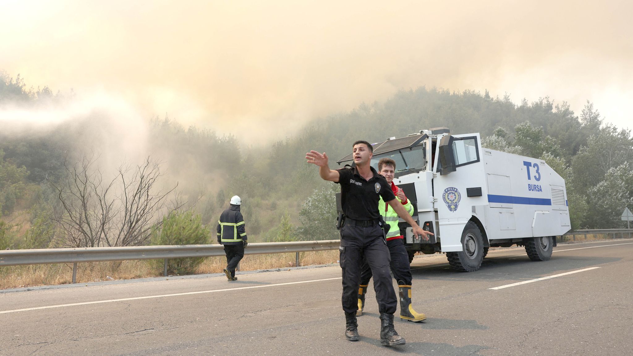 Turkey wildfires: At least 17 killed as thousands flee their homes ...