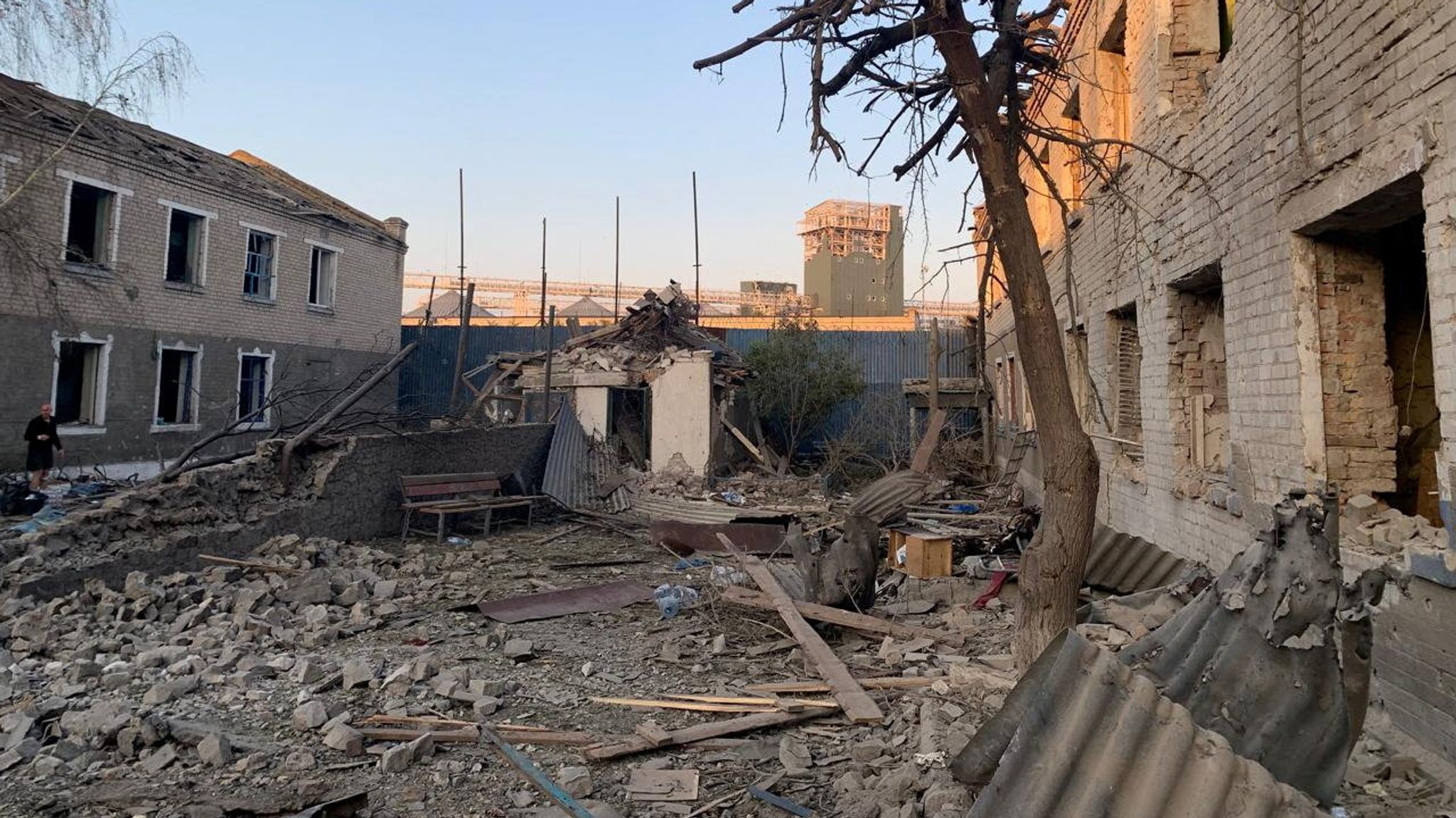 Russian strike on Ukrainian prison kills 17 people and injures more ...