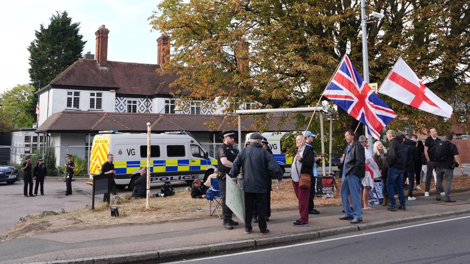 Three arrests at Epping asylum hotel as protesters prepare to hit the ...