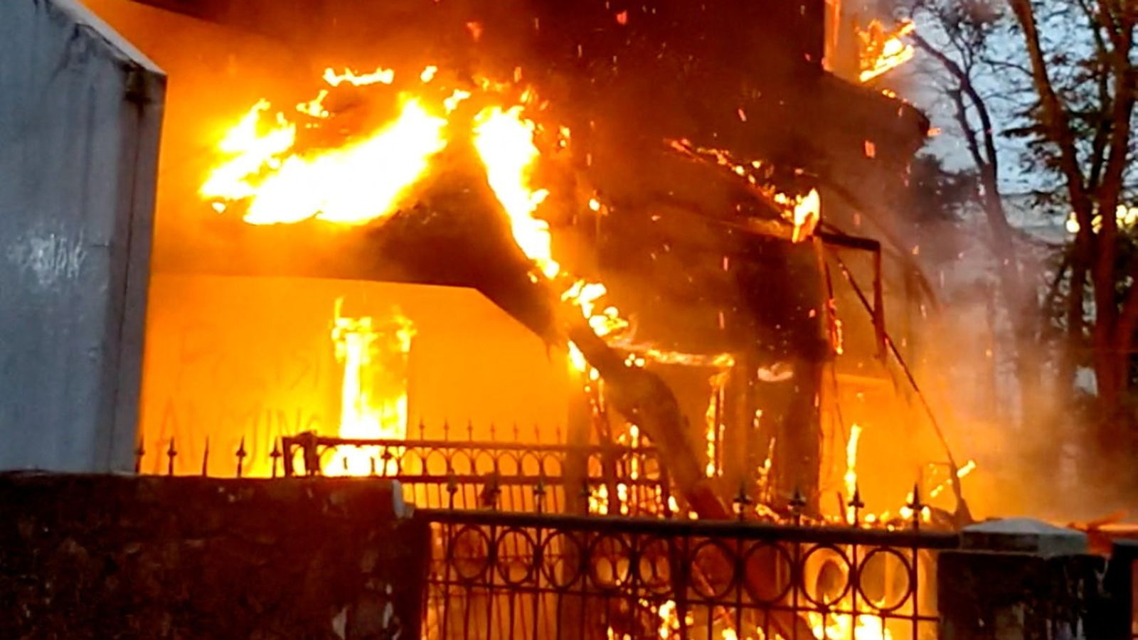 How a delivery driver's death fuelled deadly protests in Indonesia ...