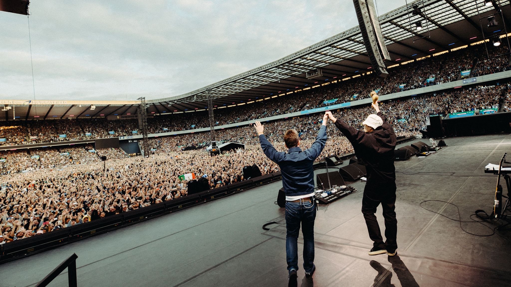 Noel Gallagher praises 'amazing' Liam for Oasis reunion tour | Ents ...