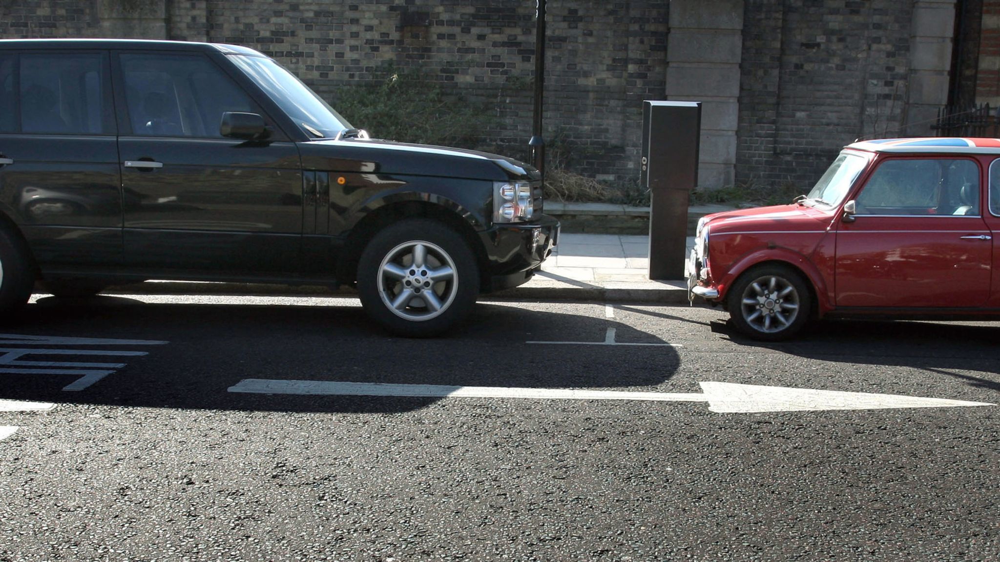 Calls to charge SUV drivers more for parking amid 'carspreading ...