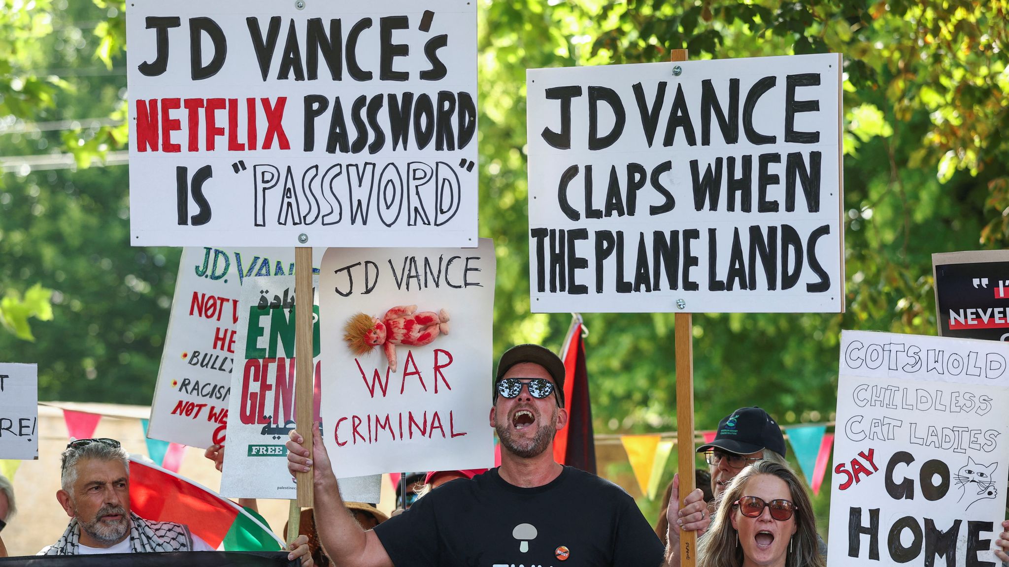 Jeremy Clarkson joins backlash as JD Vance holidays in the Cotswolds ...