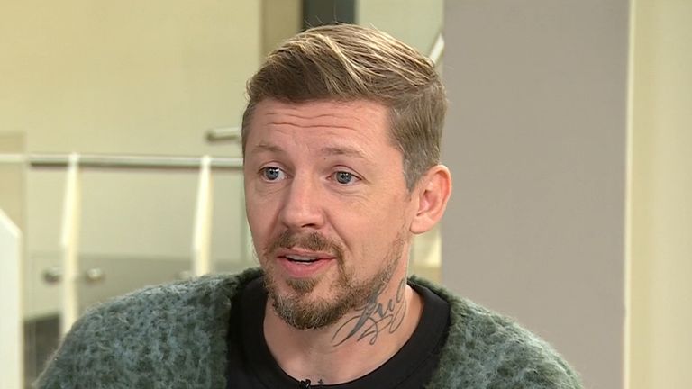 AI robot: The world's first humanoid robot to design products using 3D ...