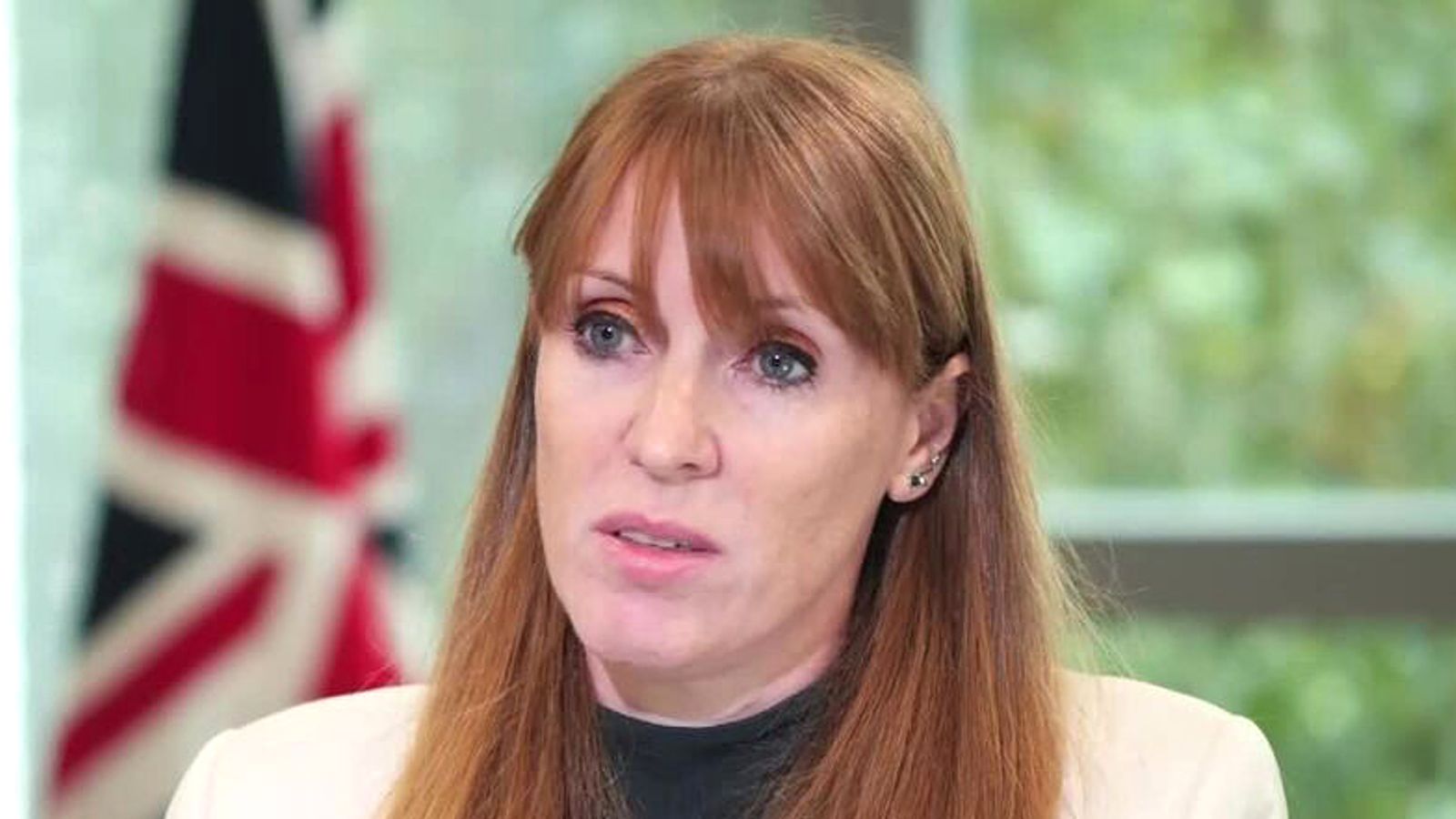 Angela Rayner: 'hypocrite', 'admirable', or both? | News UK Video News ...