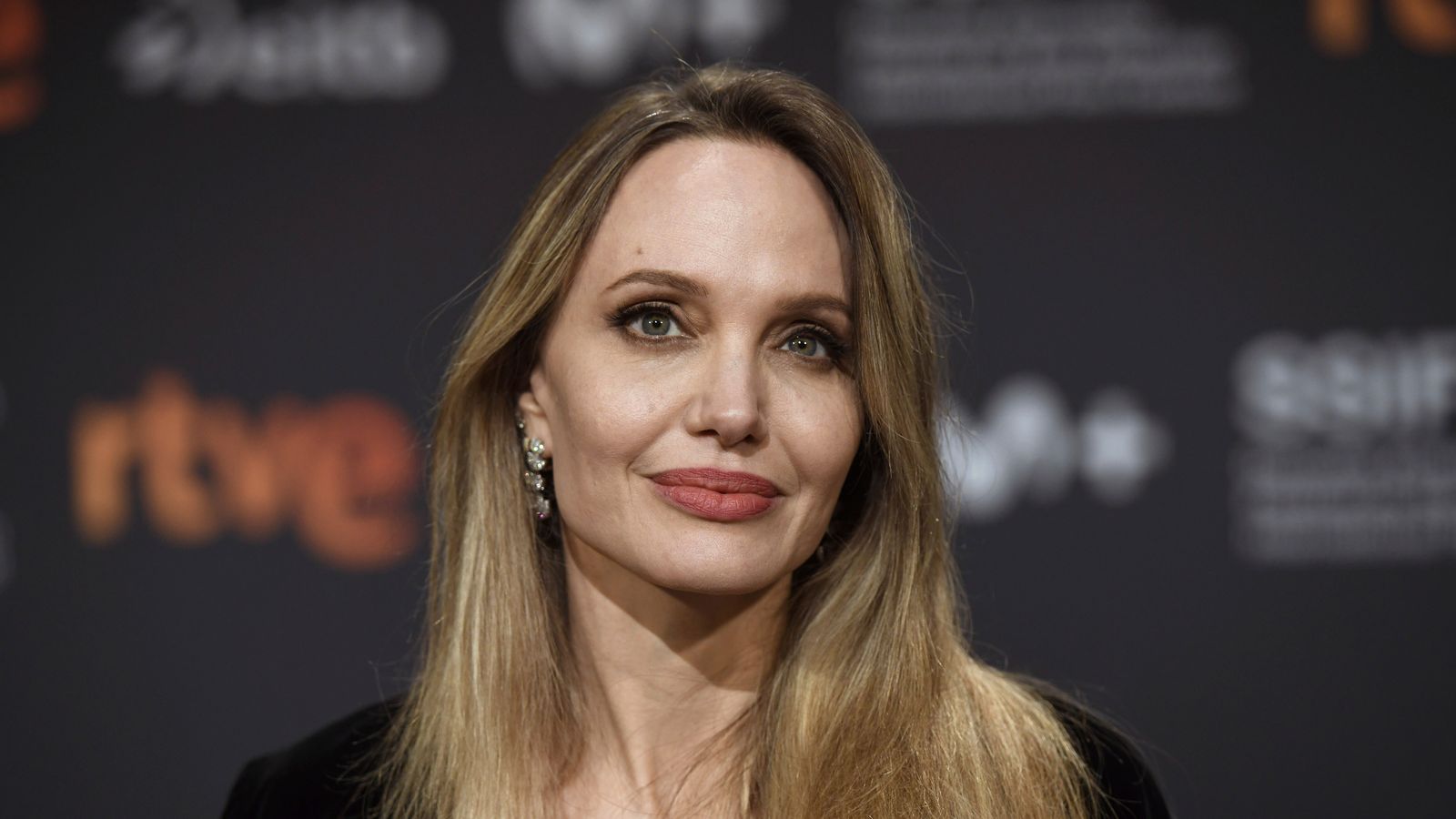 'I don't recognise my country', says Angelina Jolie as she discusses free speech in United ...