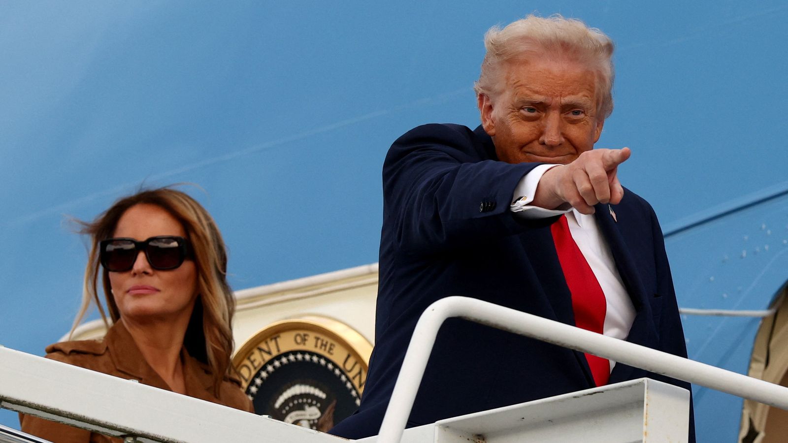 Trump state visit latest: President attacks Sadiq Khan on flight home ...