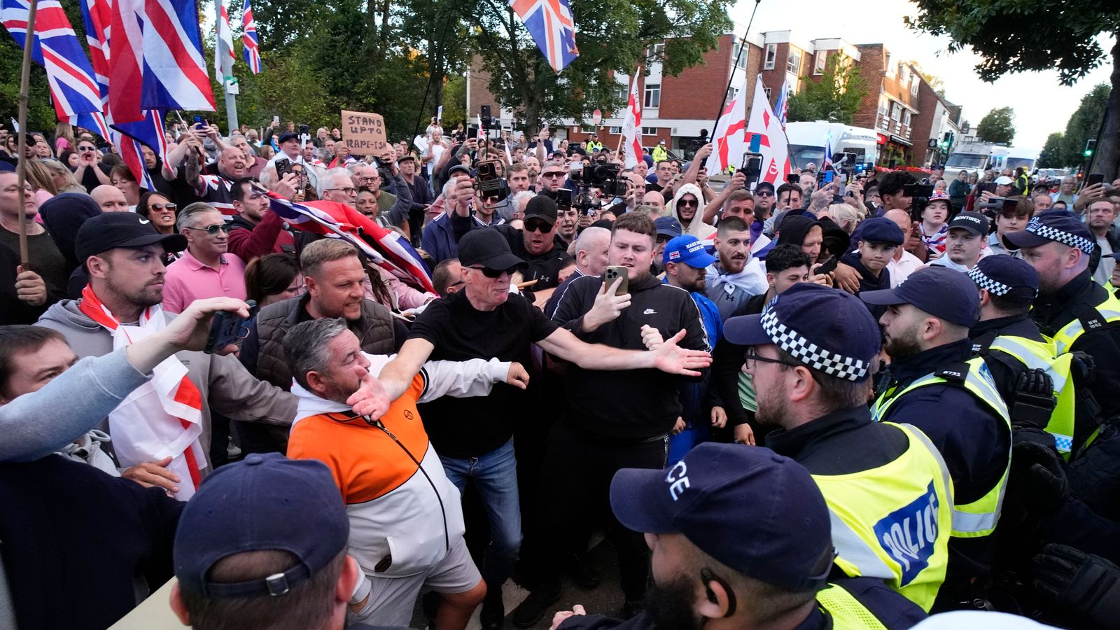 Three arrests made as Epping protesters clash with police | News UK ...
