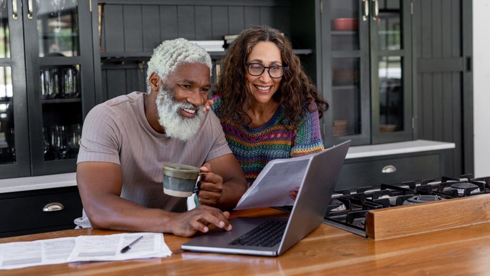 Should you put money in savings or pension? It depends exactly how old ...