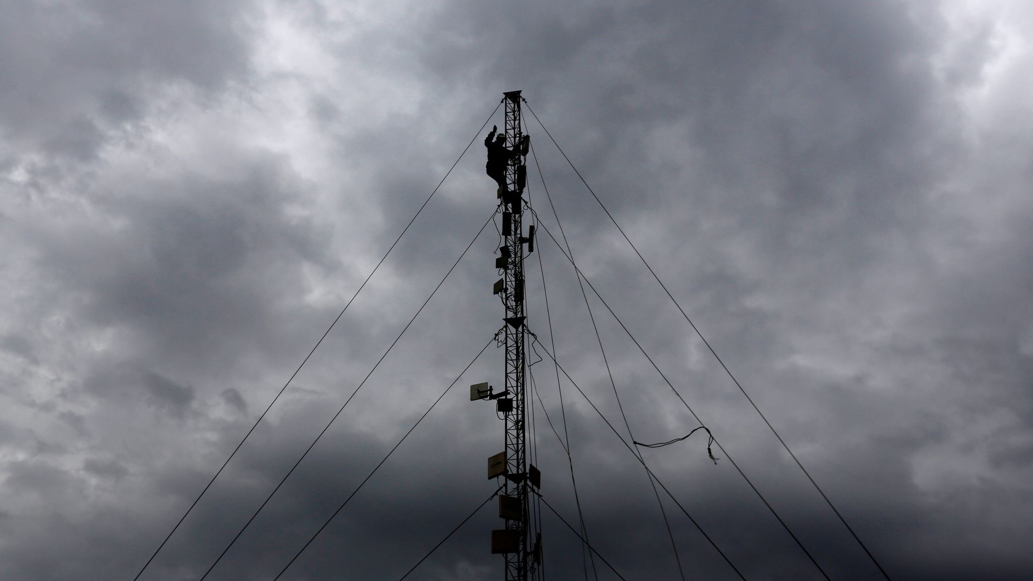Taliban orders 'complete ban' on fibre optic internet in northern ...