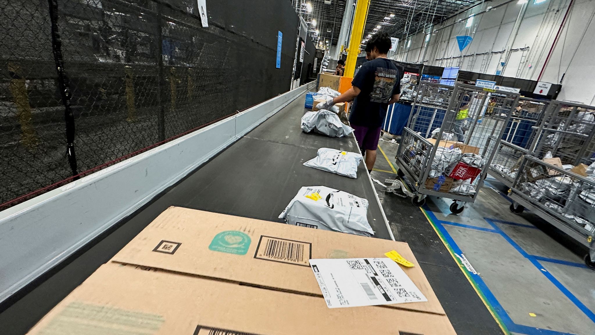 Amazon agrees historic $2.5bn settlement for allegedly duping customers ...