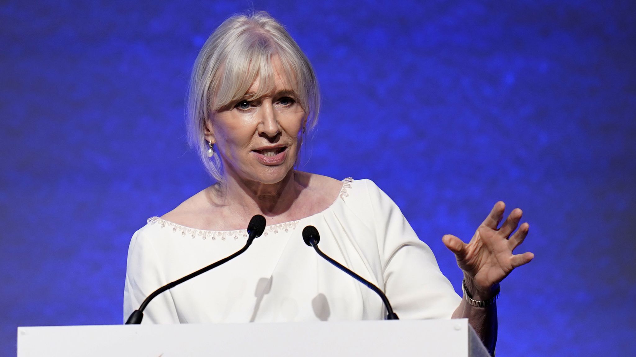 Nadine Dorries' defection might not be the boon Nigel Farage wants ...