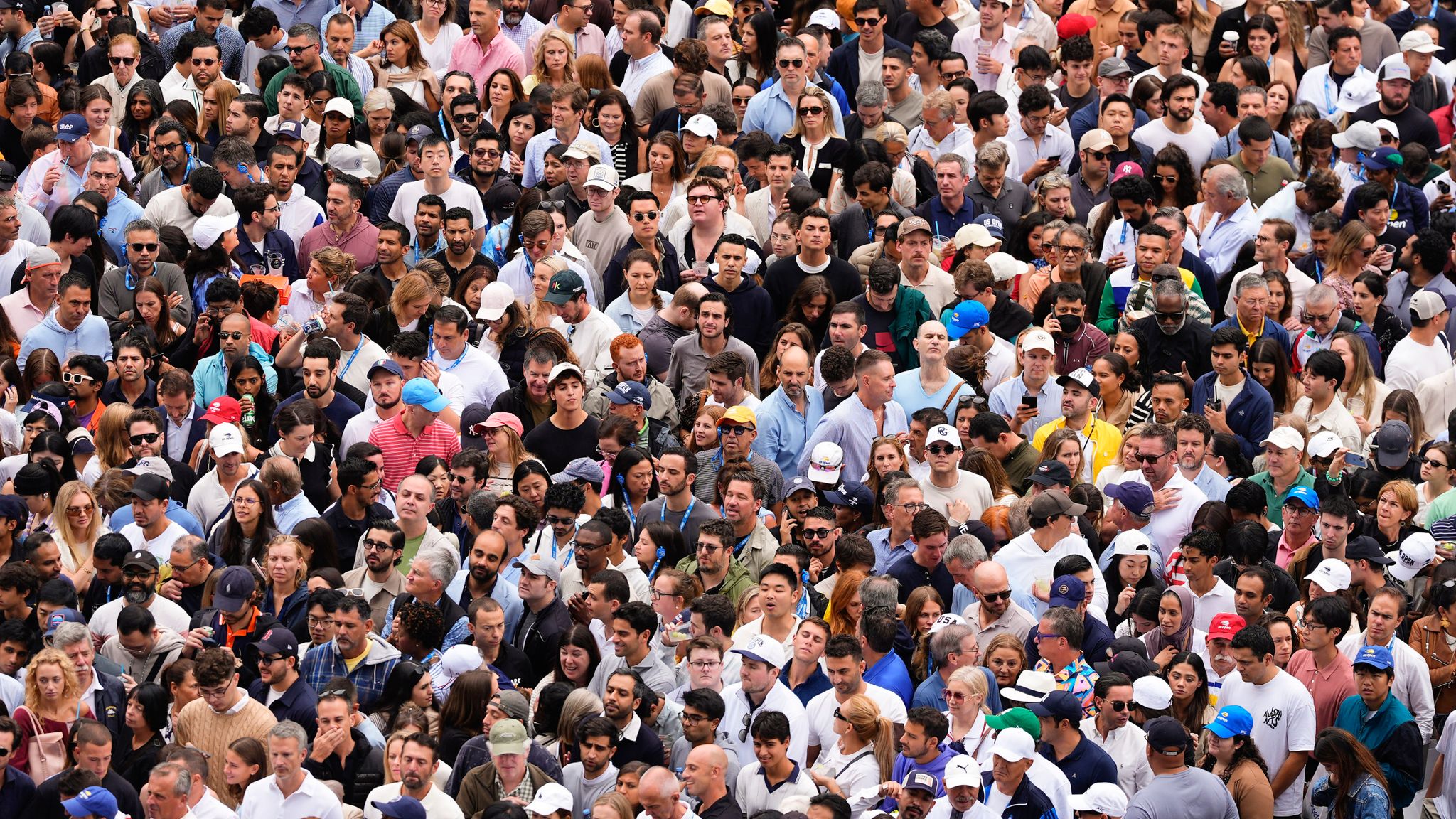 Cheers and boos as Donald Trump arrives for delayed Sinner-Alcaraz US ...