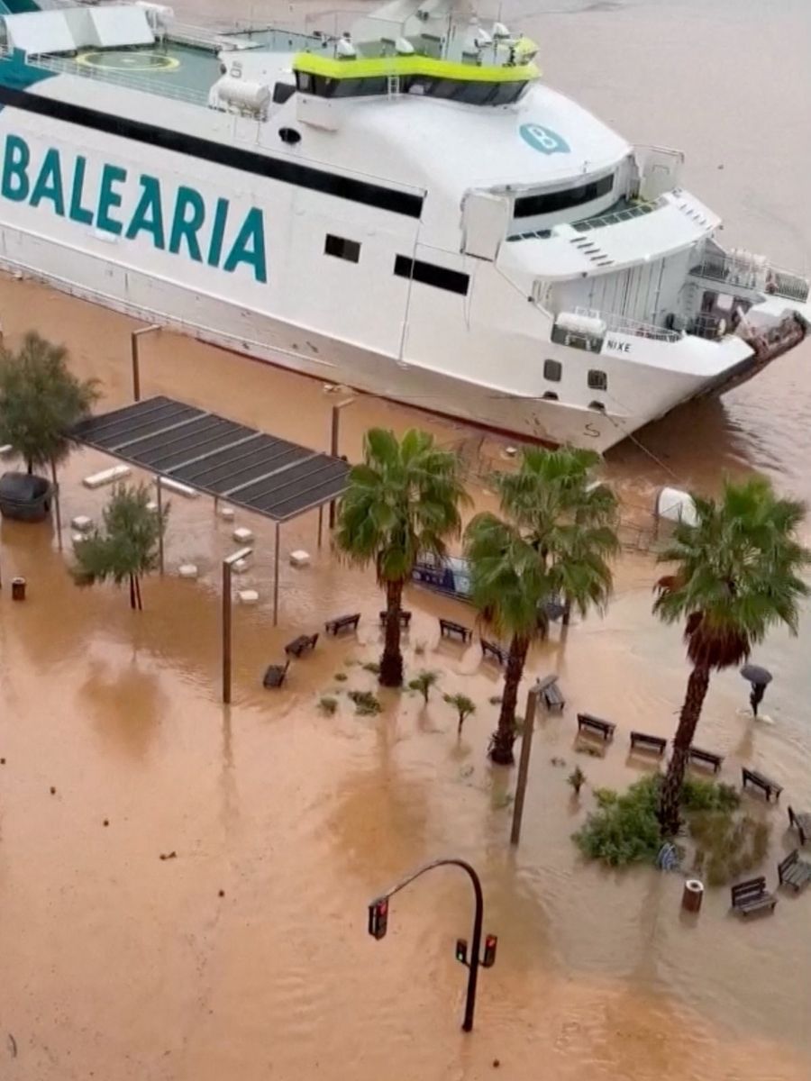 Spain: Ibiza and Formentera hit by widespread flooding as red alert ...