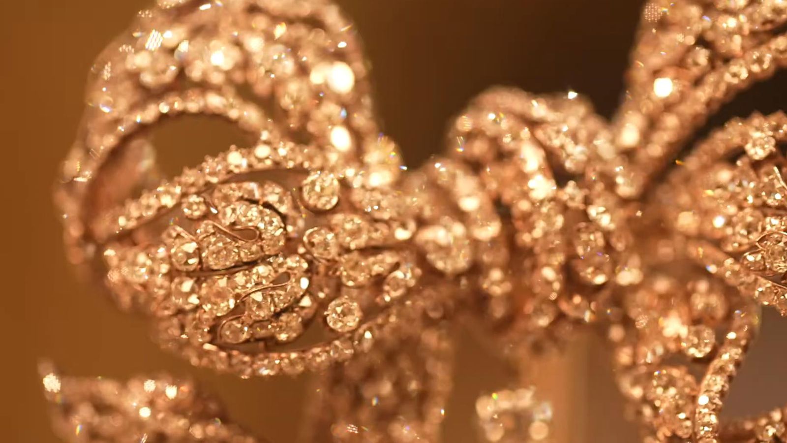 What we can learn from Louvre heist | World News | Sky News