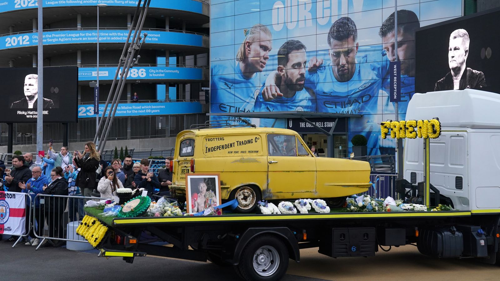 Ricky Hatton funeral as it happened: Procession reaches final ...