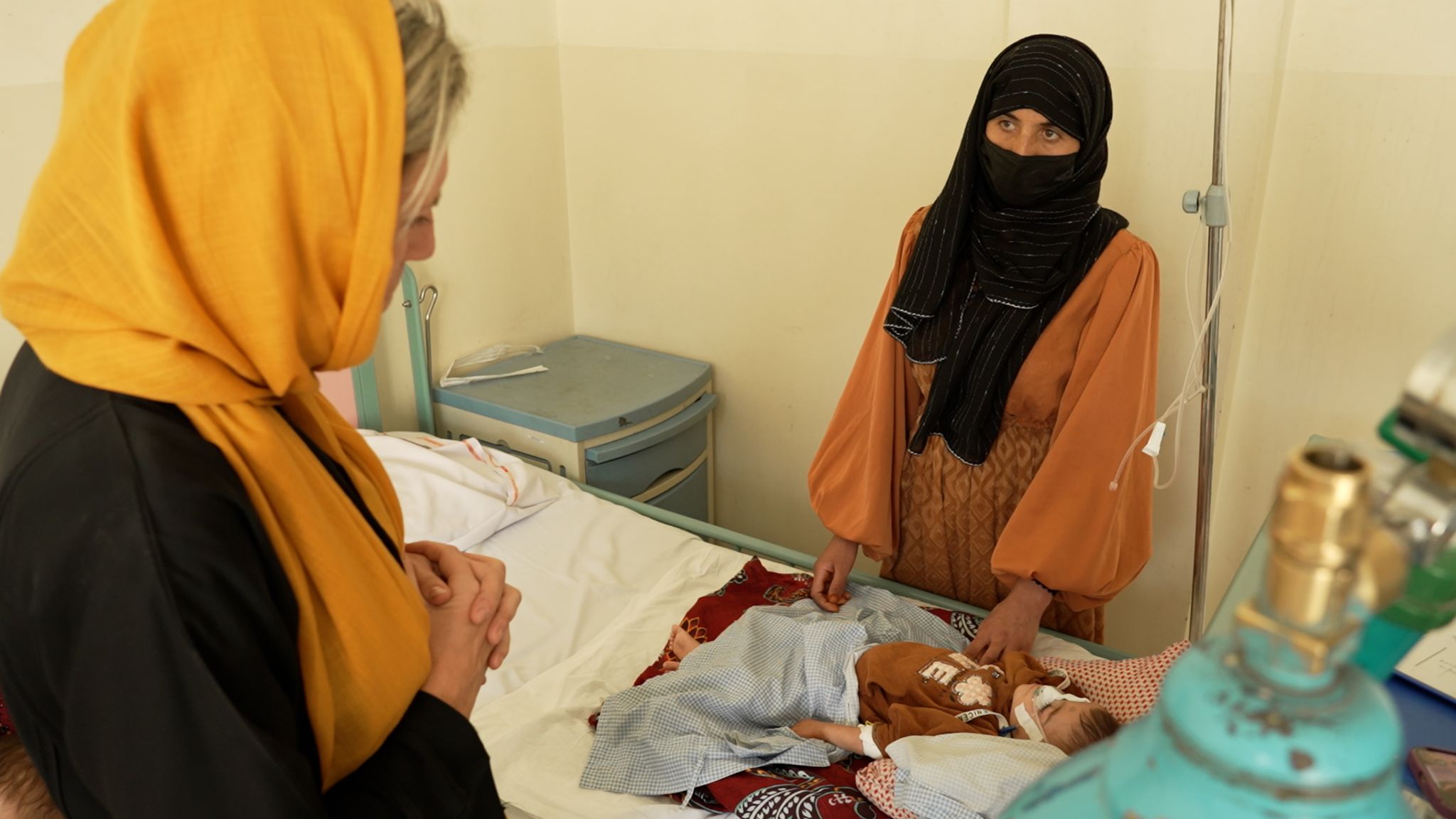 Crying babies blighted by hunger fill this Afghanistan hospital - where ...
