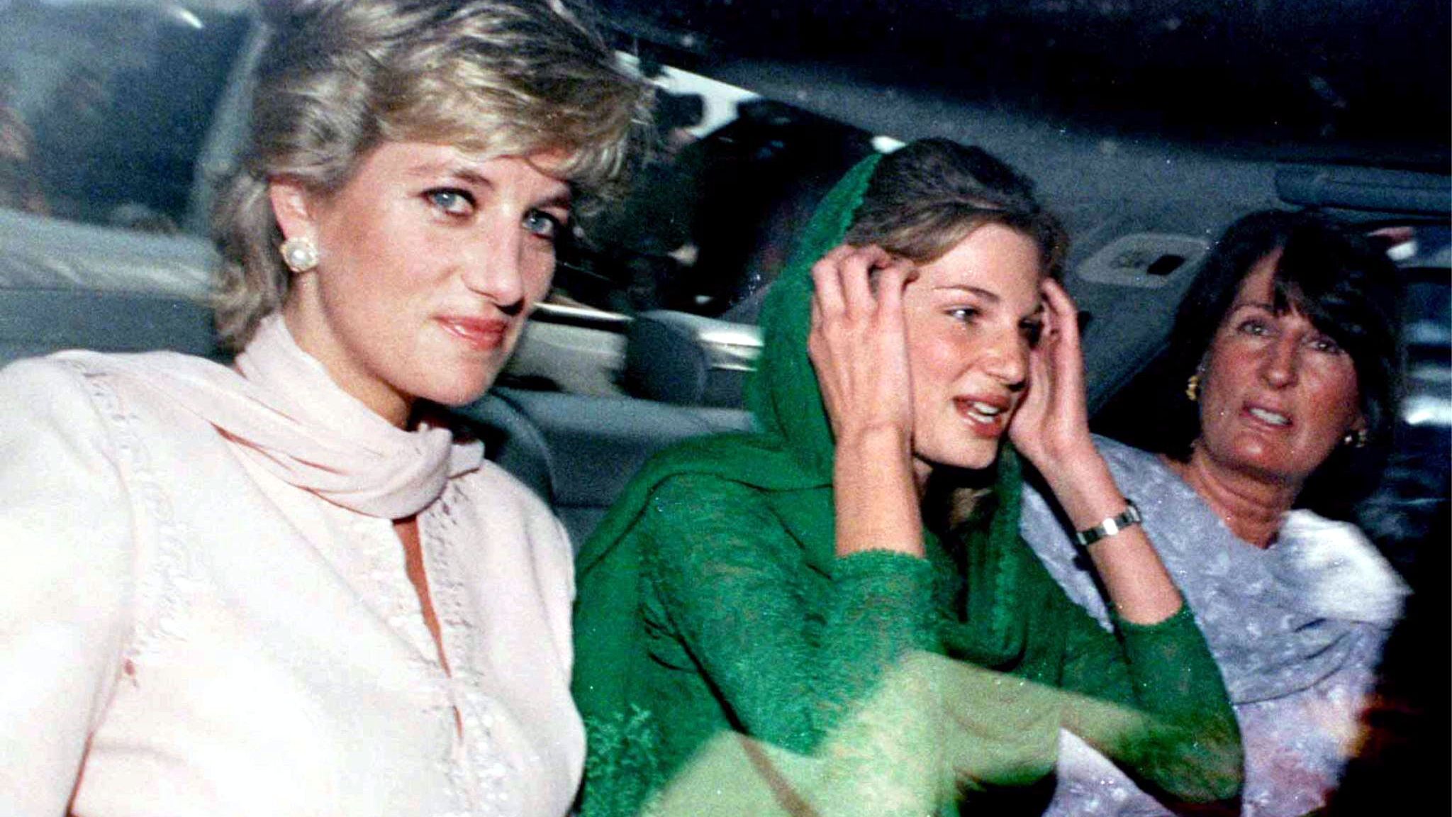 Socialite Lady Annabel Goldsmith dies | UK News | Sky News