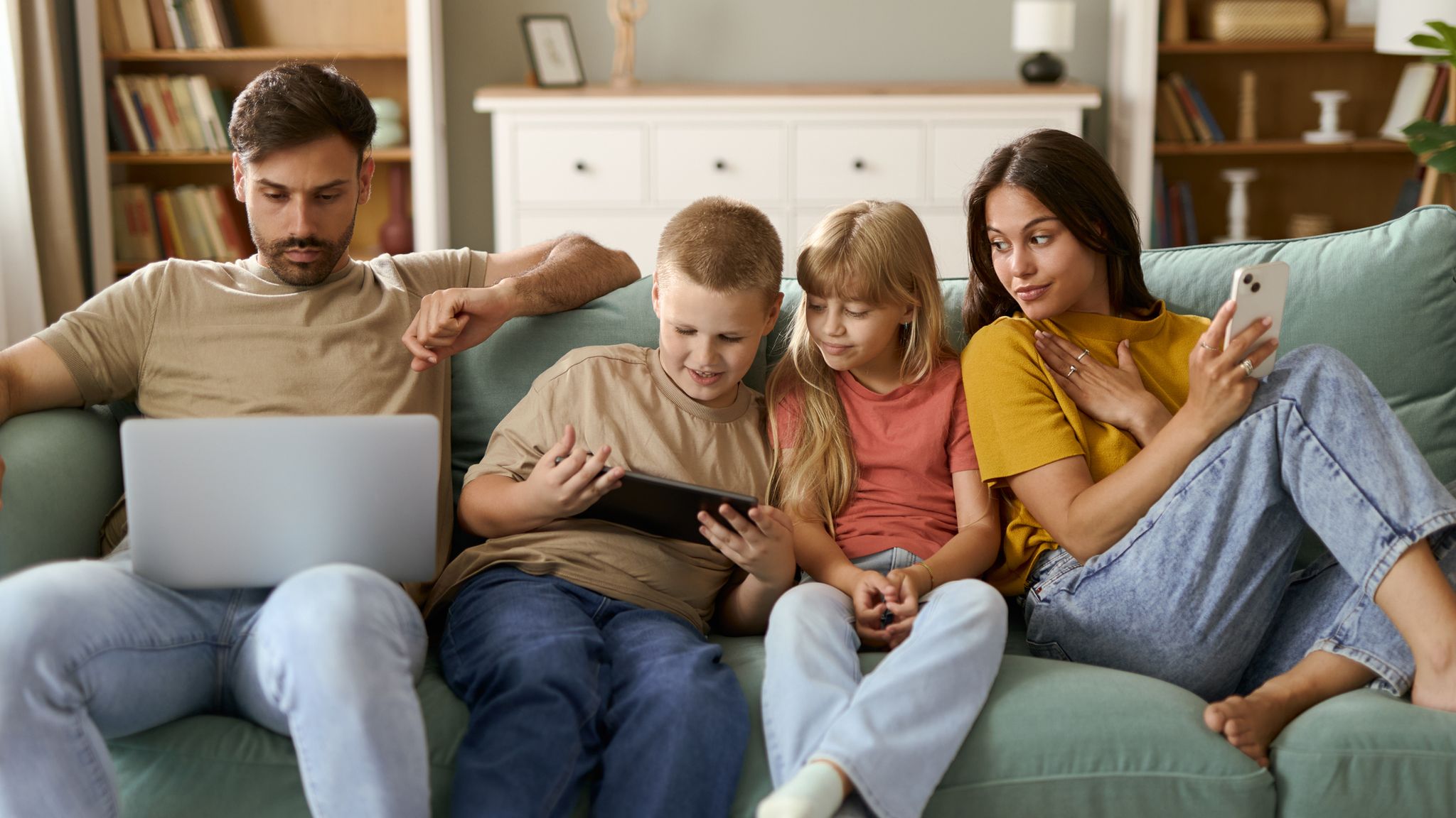 Screen time linked to poor speech development in under-fives, say ...