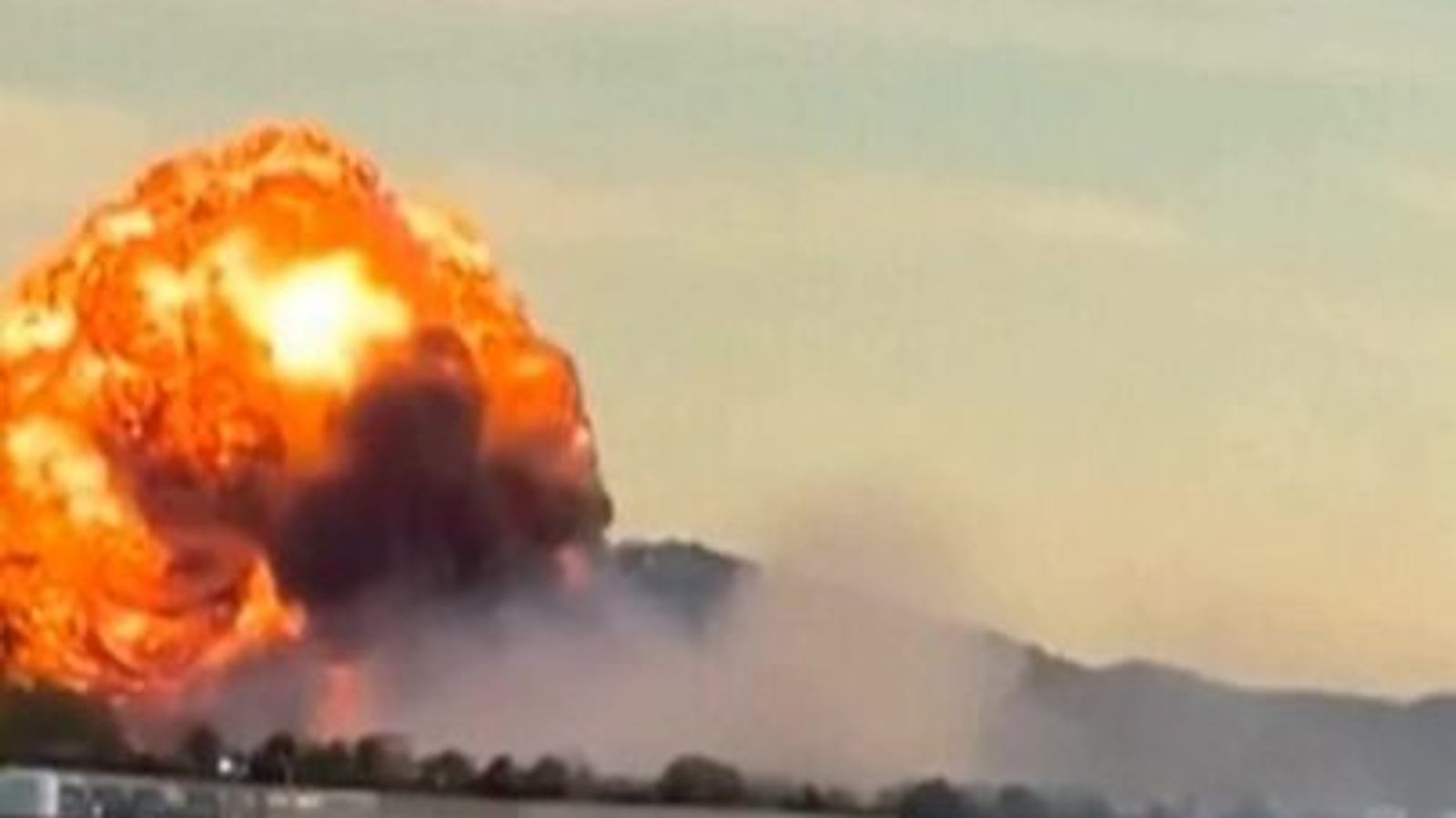 Crashed cargo plane erupts into fireball in Kentucky | World News | Sky ...