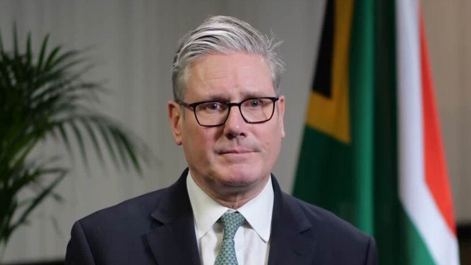 Starmer: Ukraine peace discussions are 'fast moving' | News UK Video ...