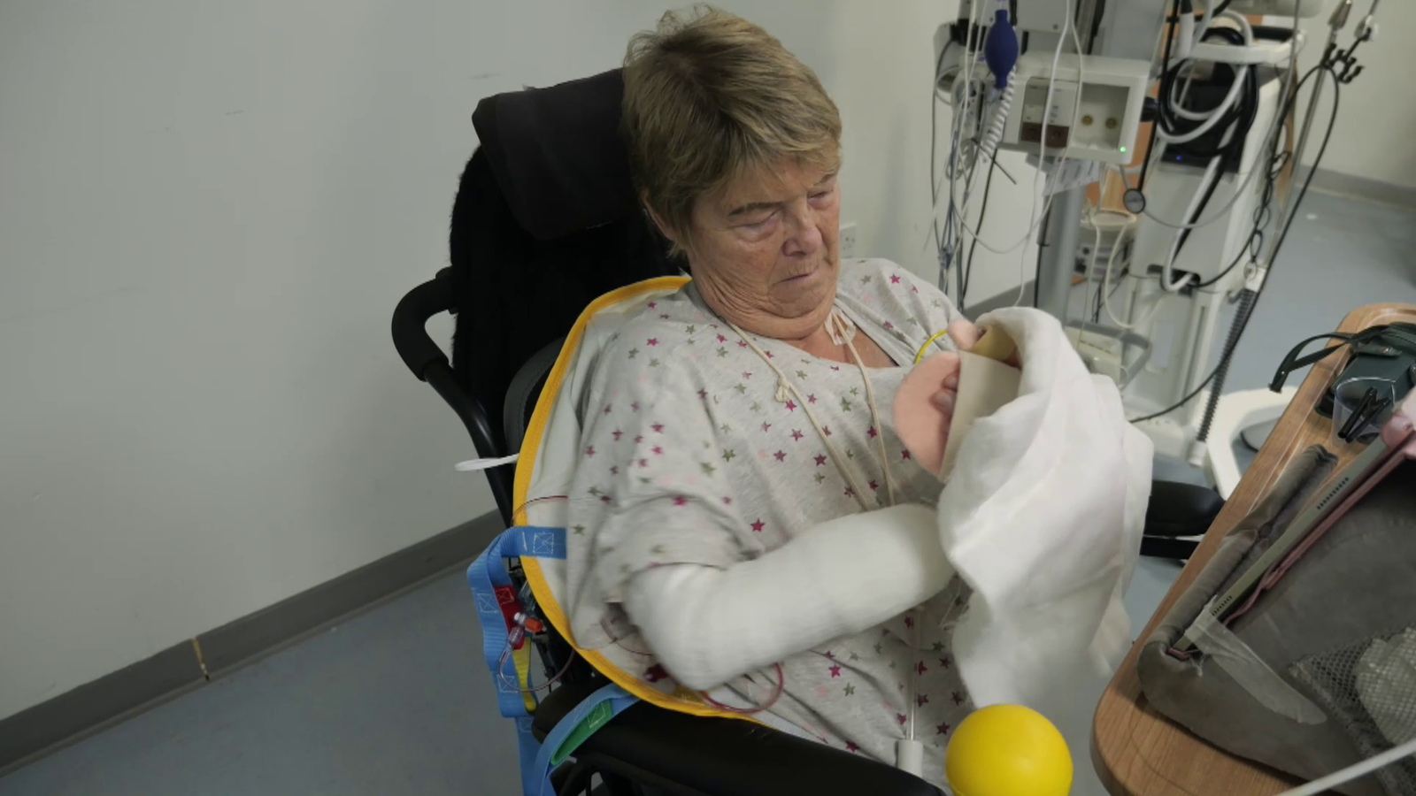 'I can't believe it's real': What it's like to get hand transplant | UK ...