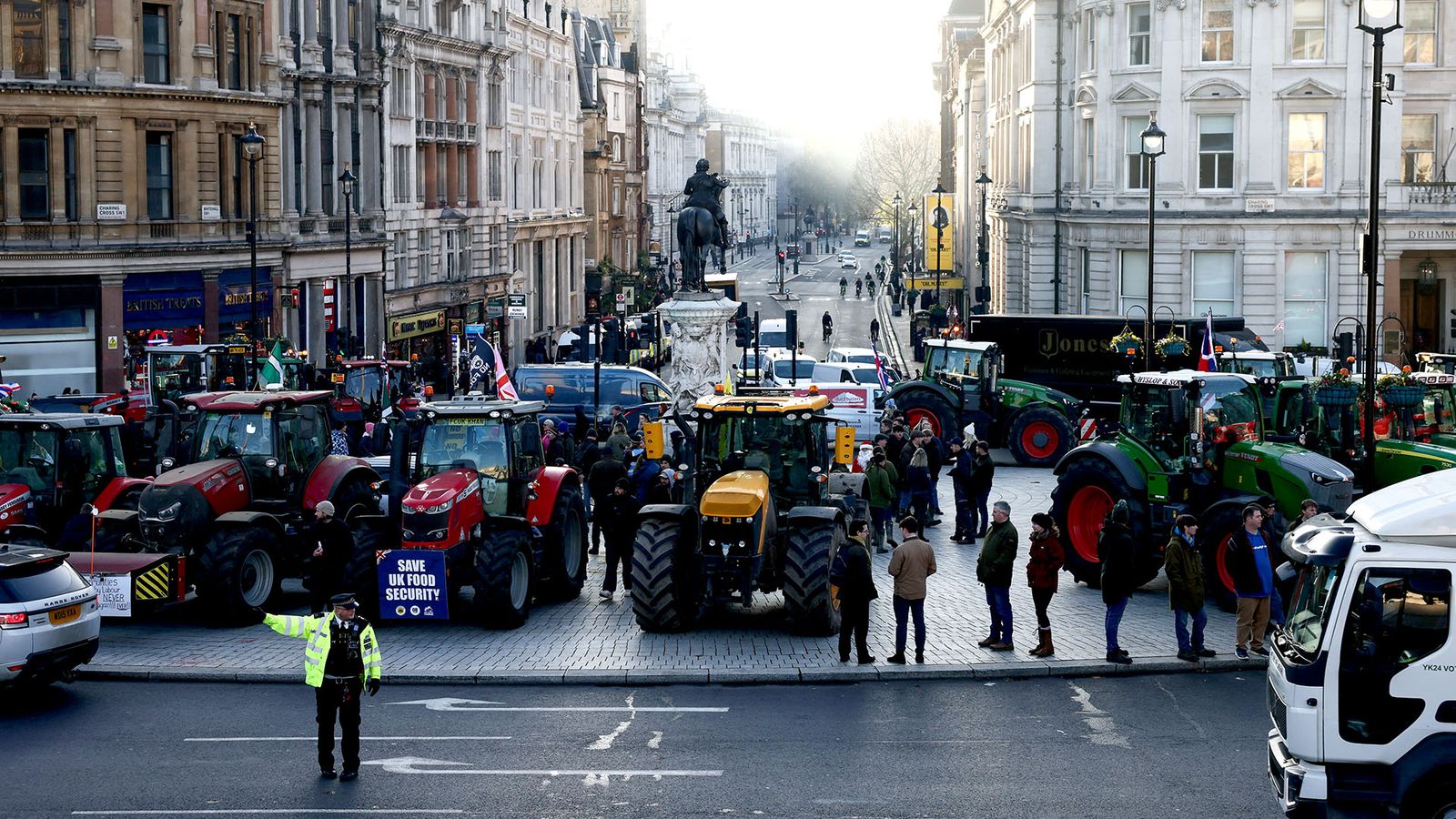 Tractors roll into London as farmers mount budget protest | News UK ...