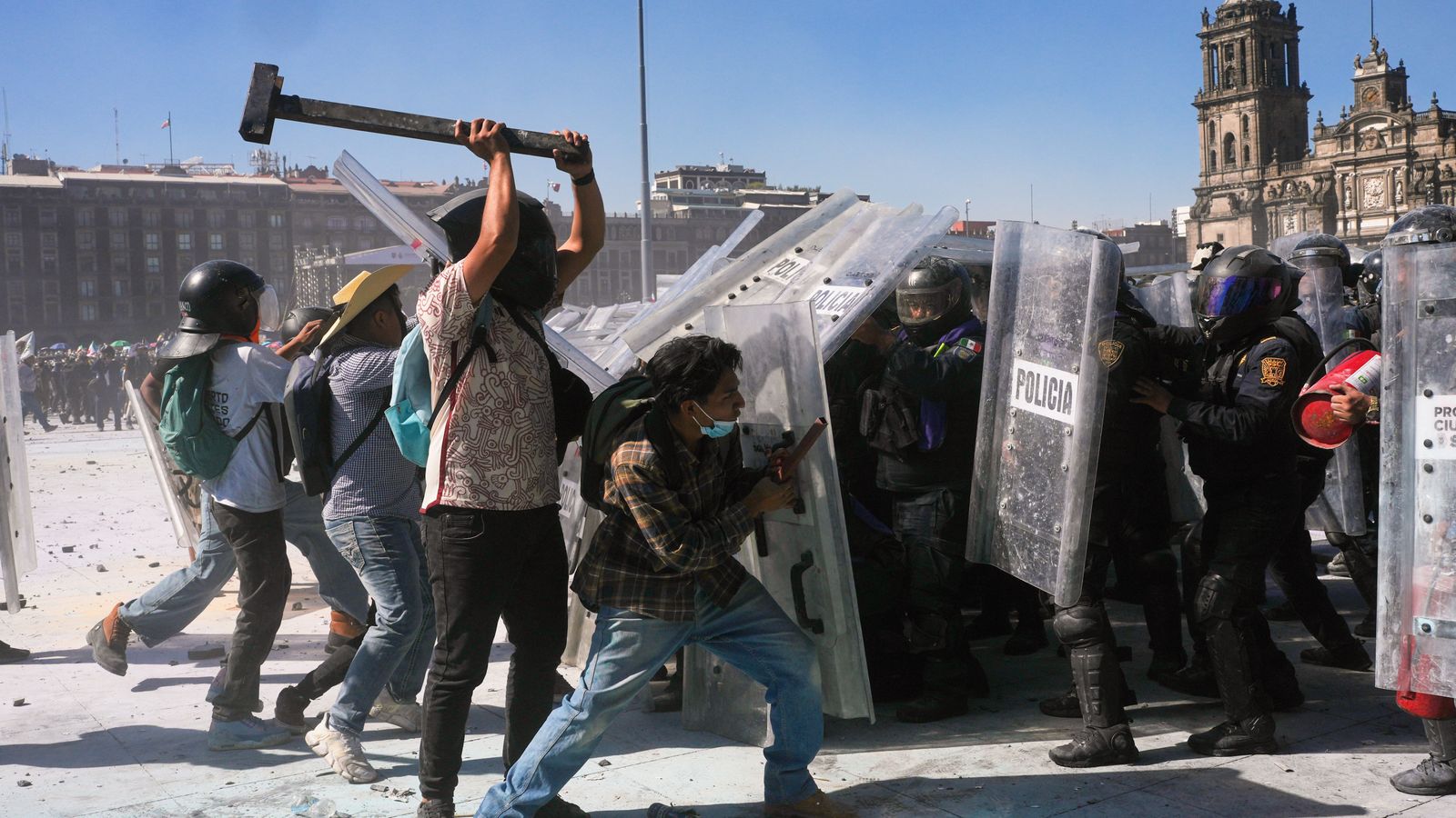 Mexico: Thousands march against crime and corruption in Generation Z ...