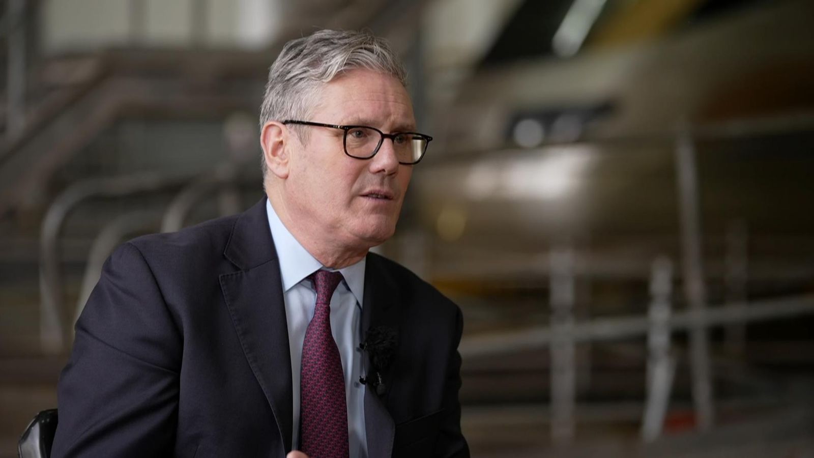PM says Farage 'needs to launch an investigation' after Reform member ...
