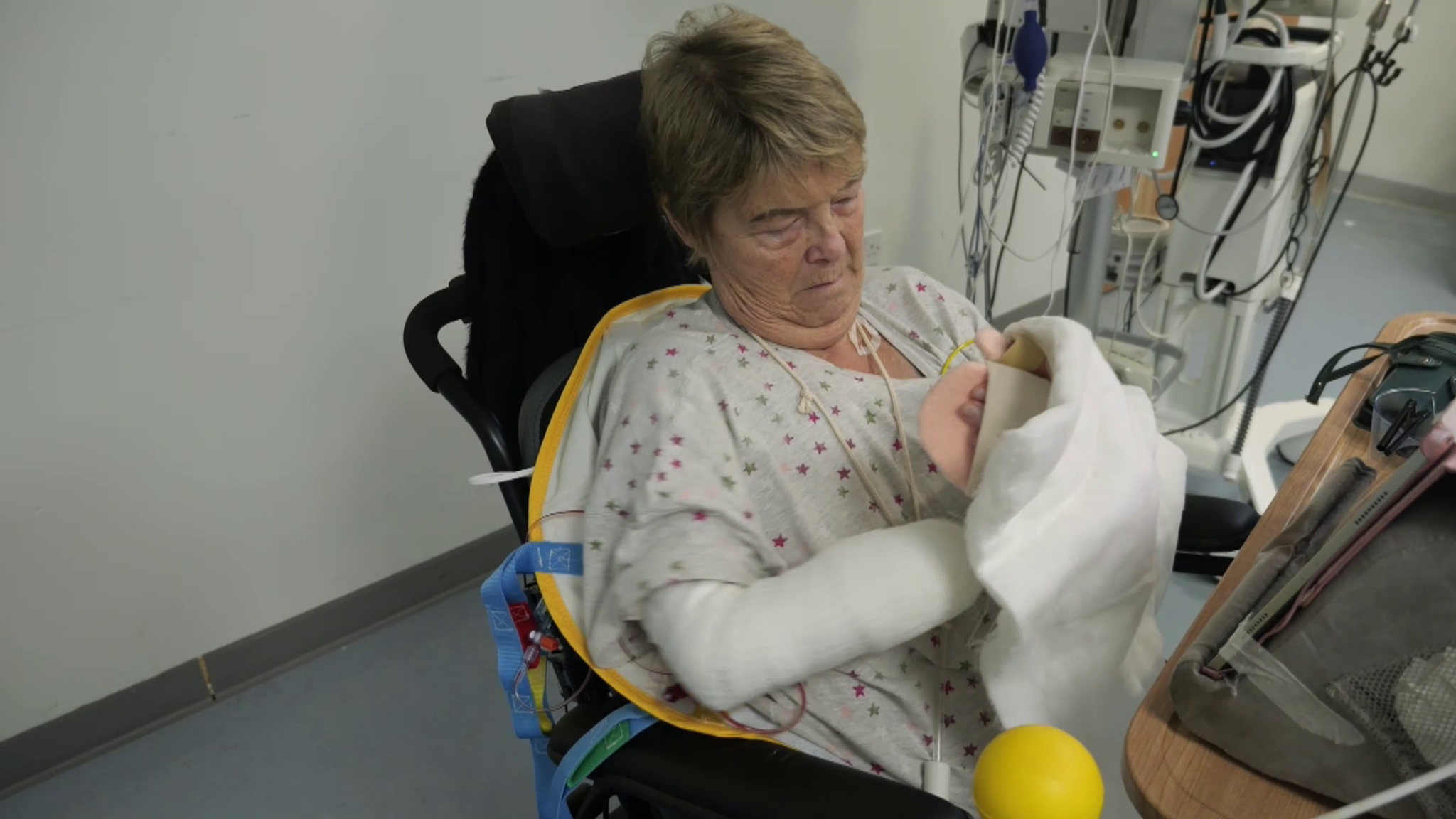 'I can't believe it's real': What it's like to get hand transplant | UK ...