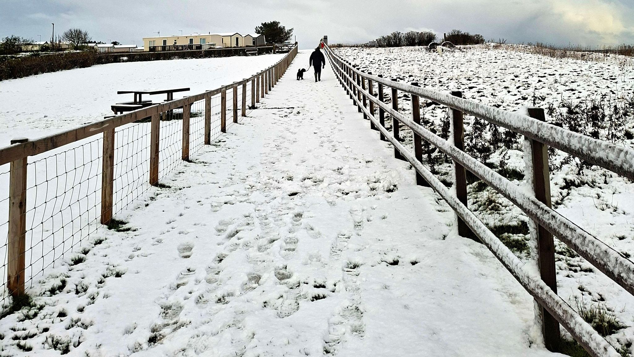 Fresh weather warnings issued as parts of UK threatened with blizzard ...