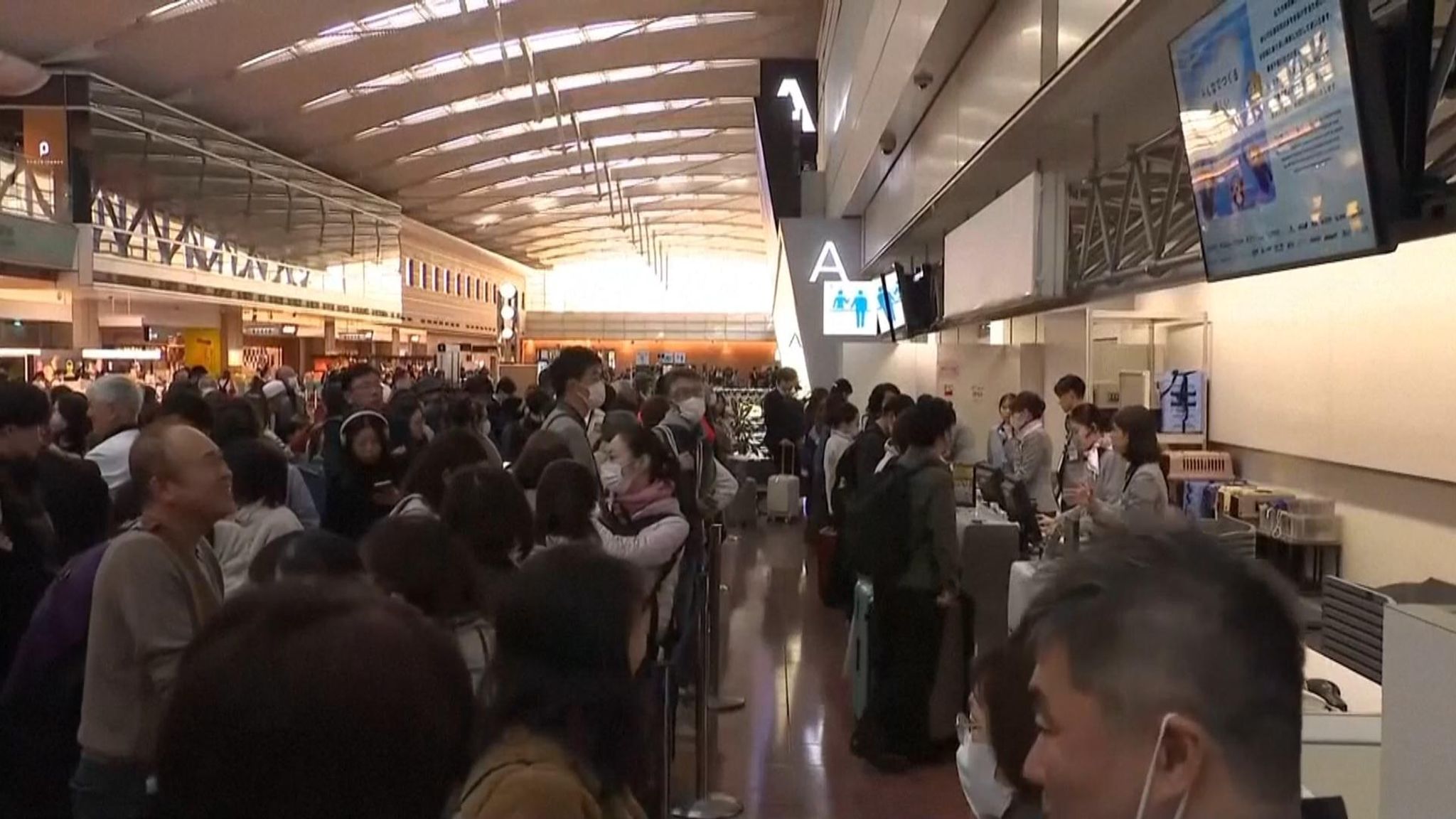 Software issue hits thousands of Airbus A320 planes - UK passengers ...