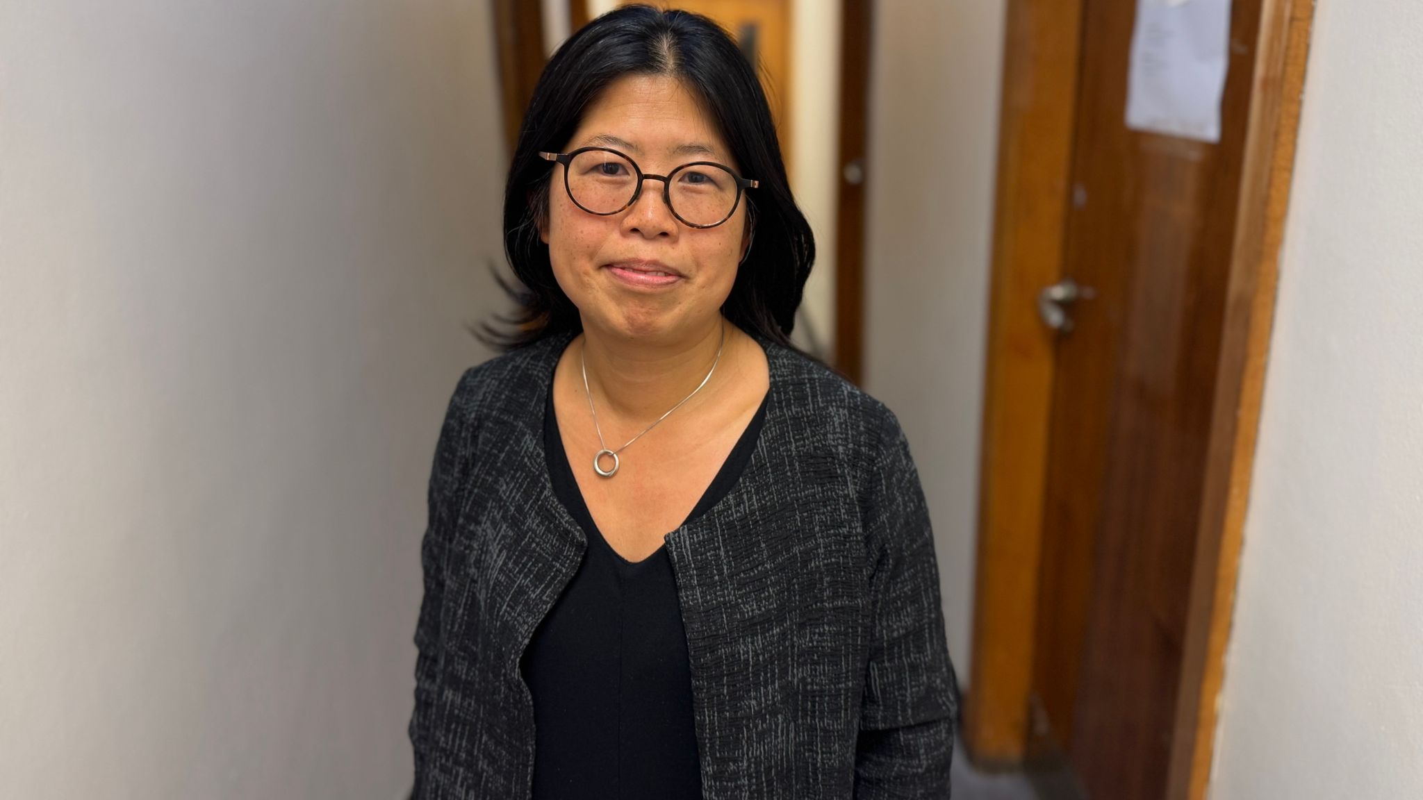 Romanian grooming gang boss offered £1,500 to leave UK while awaiting ...