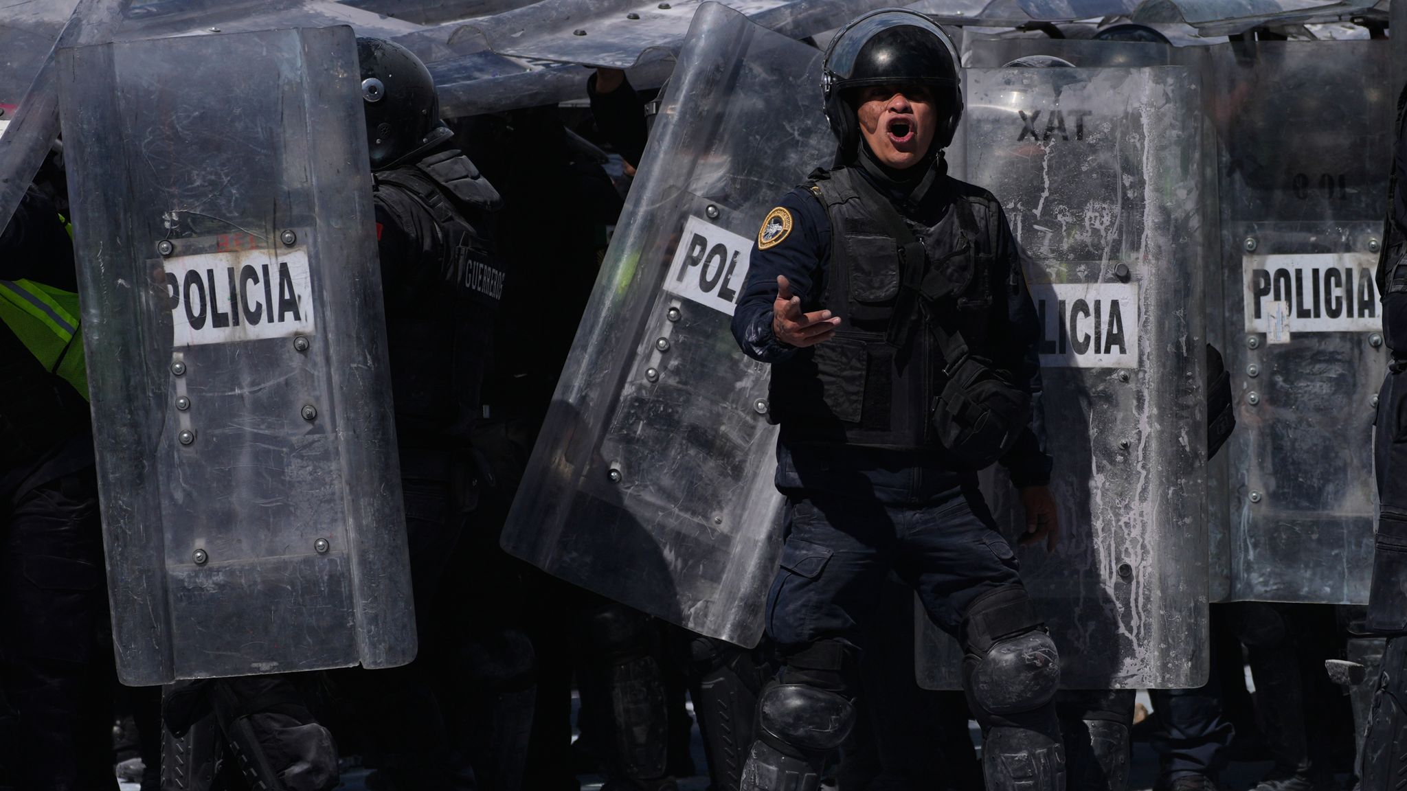 Mexico: Thousands march against crime and corruption in Generation Z ...
