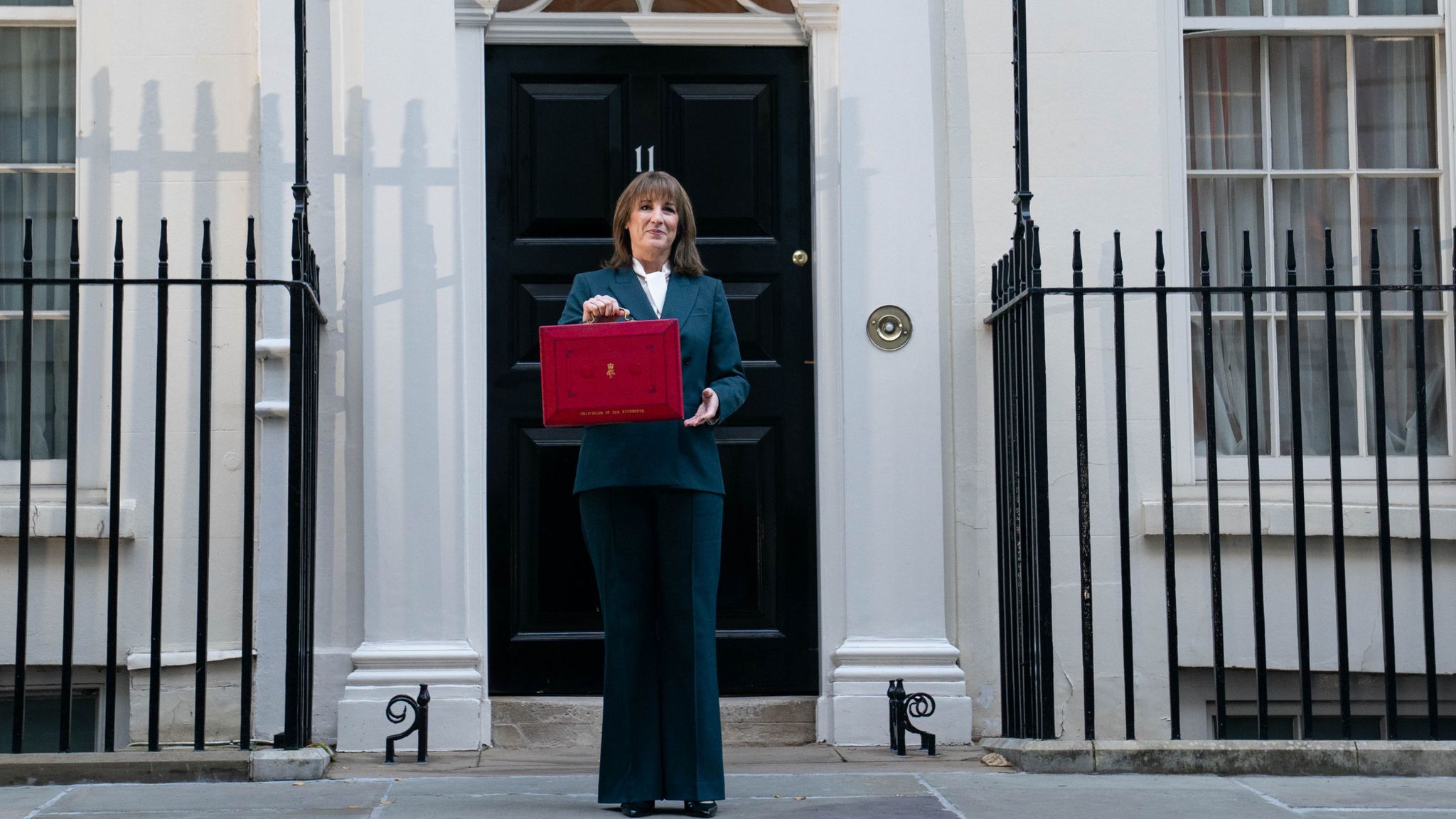 Darren Jones defends Rachel Reeves over claims she misled cabinet on ...