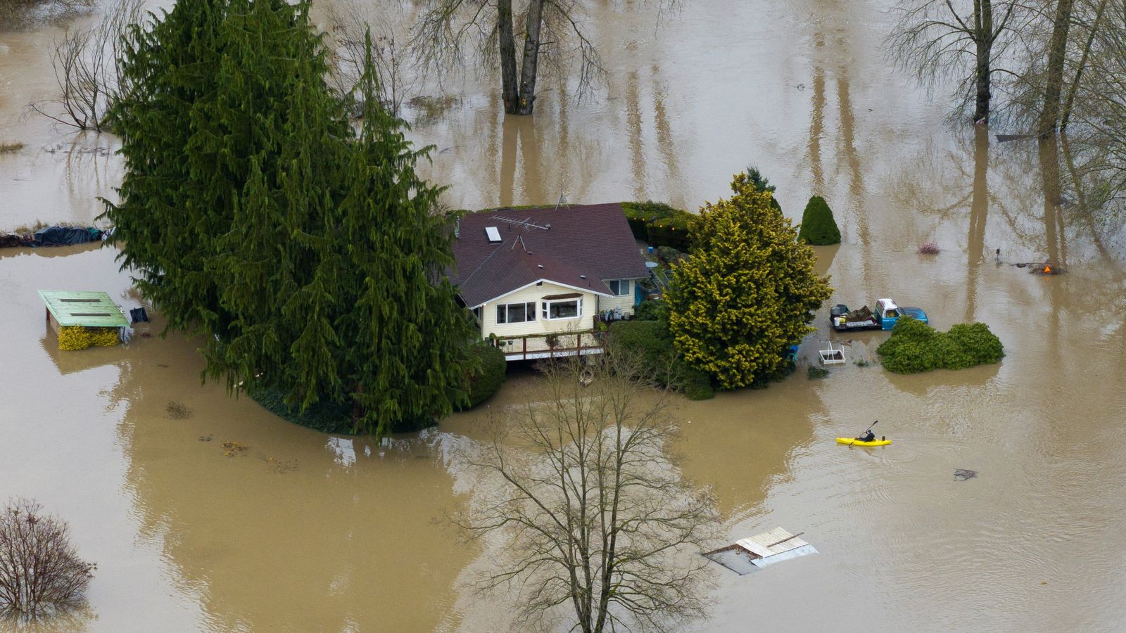 Washington state flooding forces entire city to evacuate as rivers ...